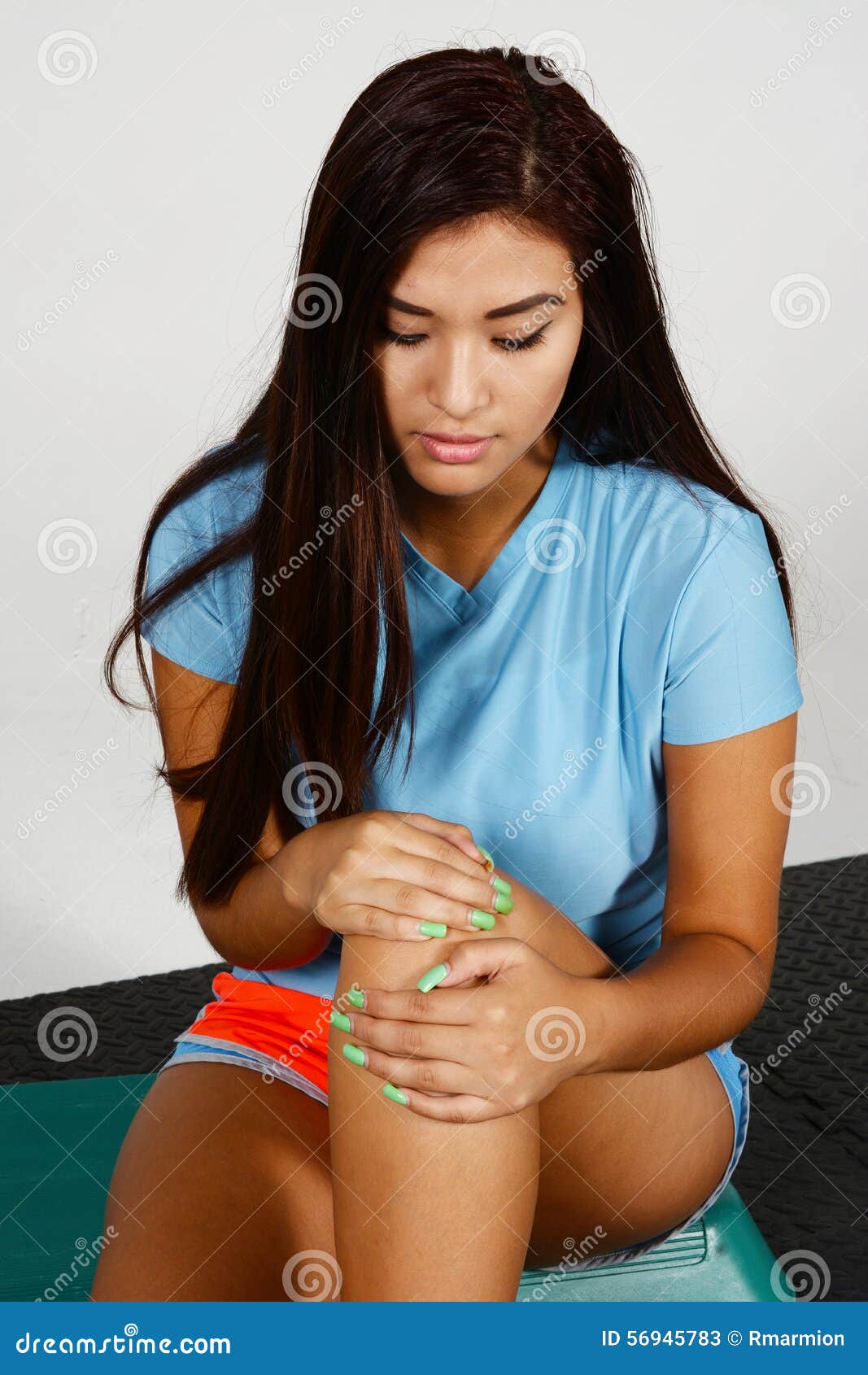 Woman with Knee Pain stock image. Image of hurt, injured - 56945783