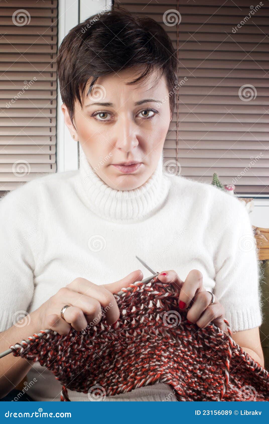 Woman knitting stock image. Image of inside, concentration - 23156089