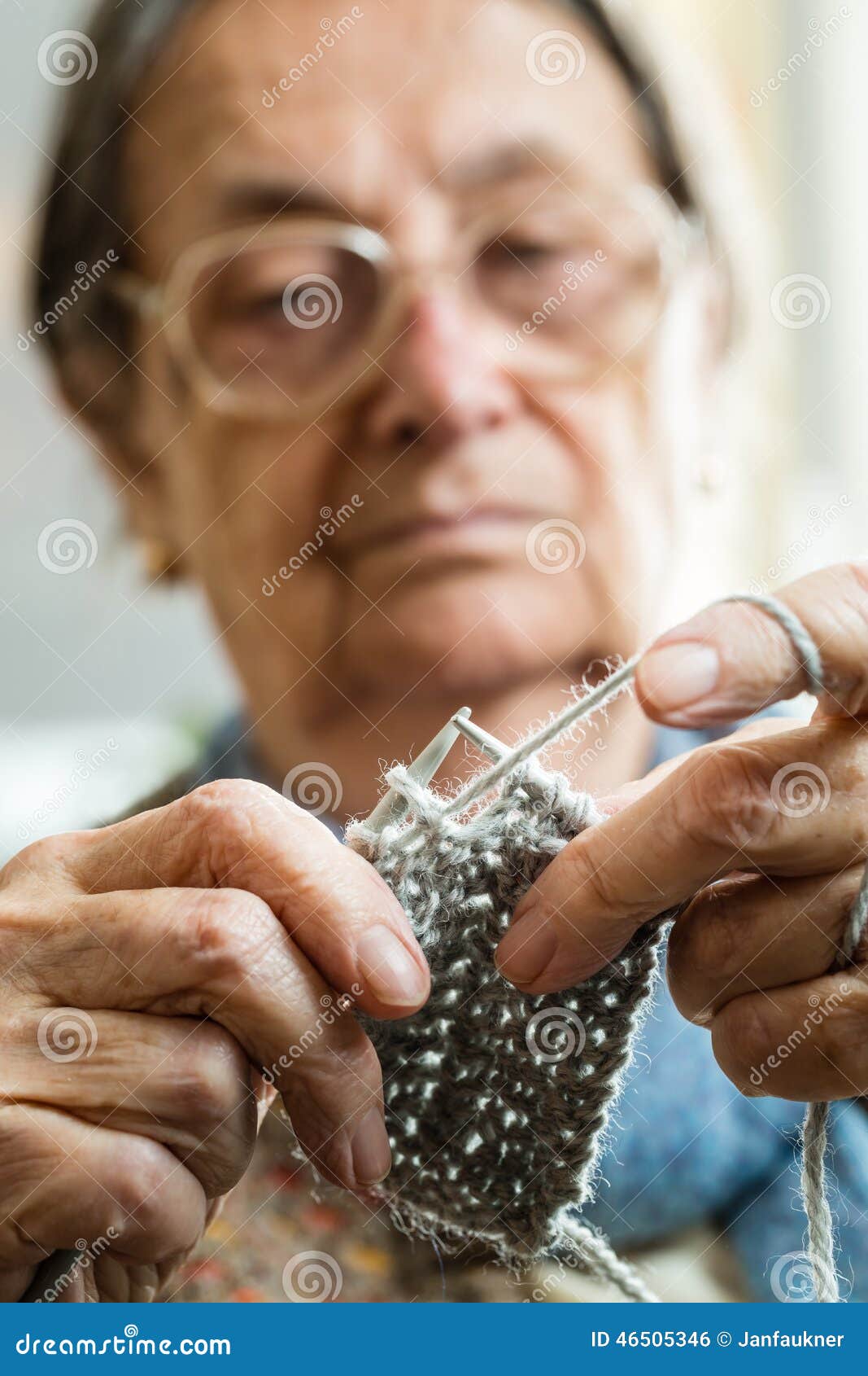 Woman knitting stock photo. Image of home, homemade, grandma - 46505346