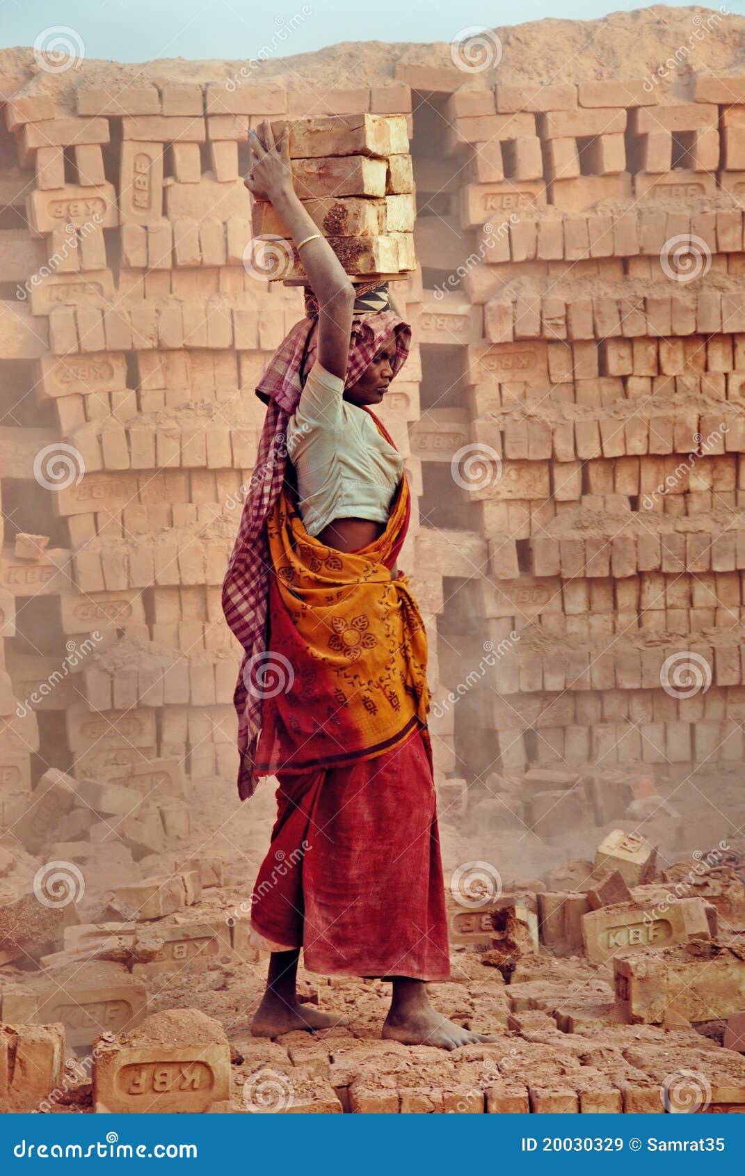 Woman Labour in India editorial stock image. Image of labour - 20030329