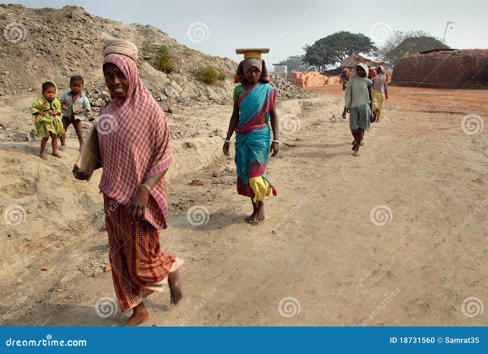 Woman Labour in Indian Brick-field Editorial Image - Image of walk ...
