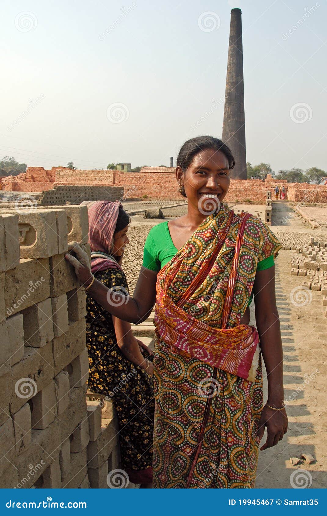 Woman Labour in Indian Brick-field Editorial Photography - Image of ...