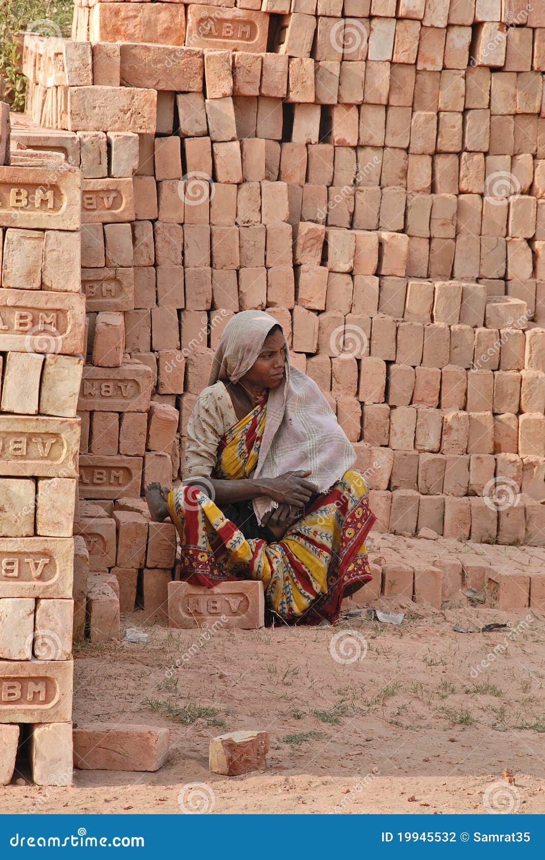 Woman Labour in Indian Brick-field Editorial Photography - Image of ...