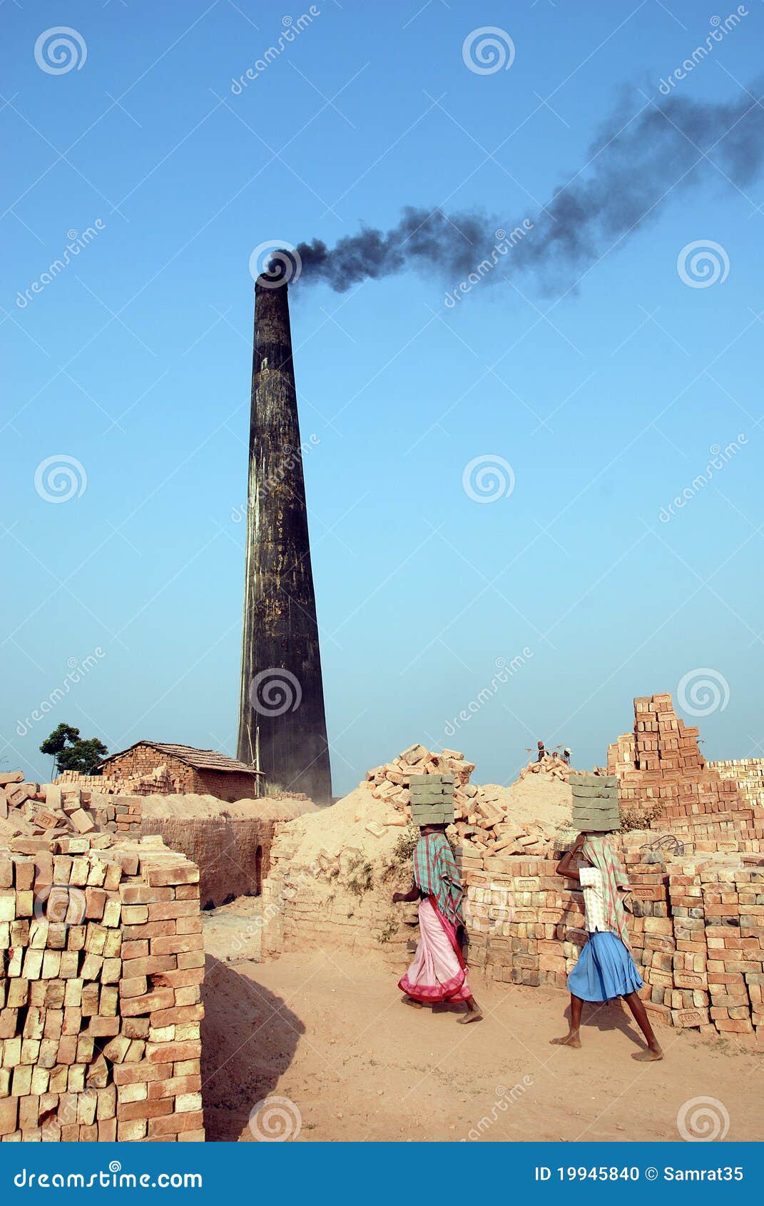 Woman Labour at Indian Brick-field Editorial Image - Image of field ...