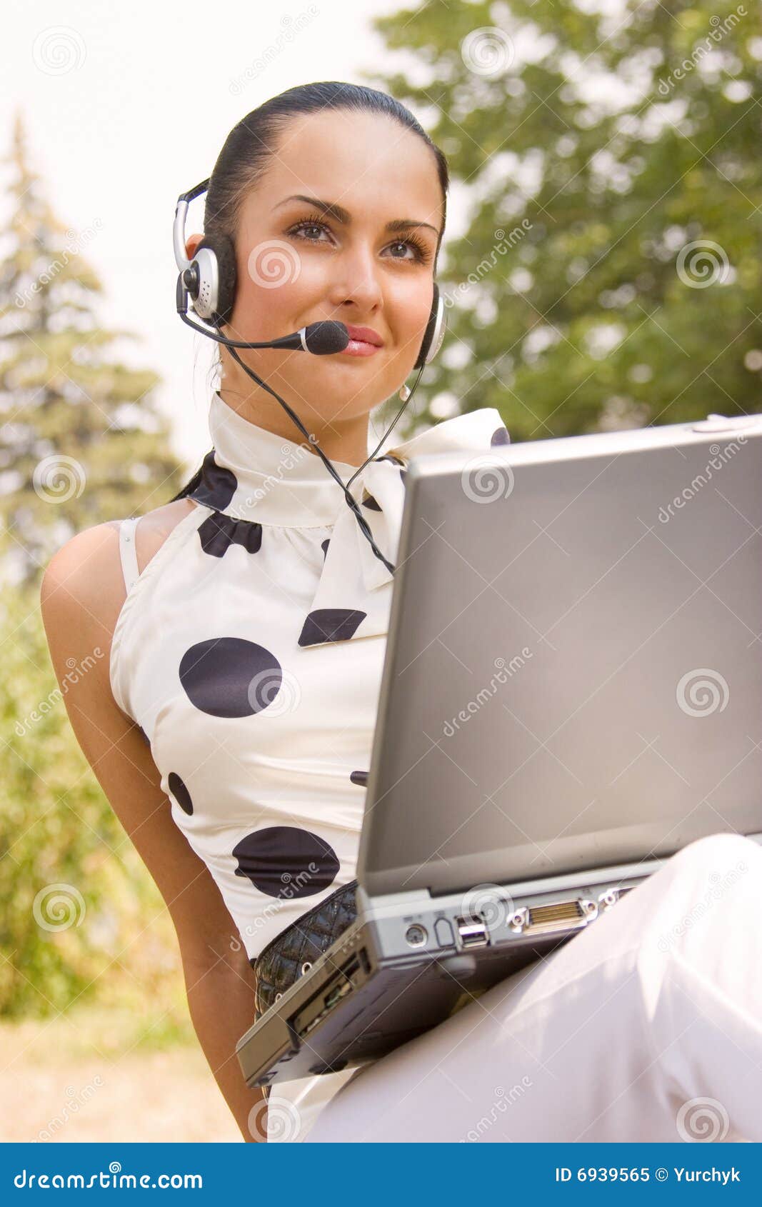 Woman with Laptop and Headset Stock Image - Image of girl, hotline: 6939565