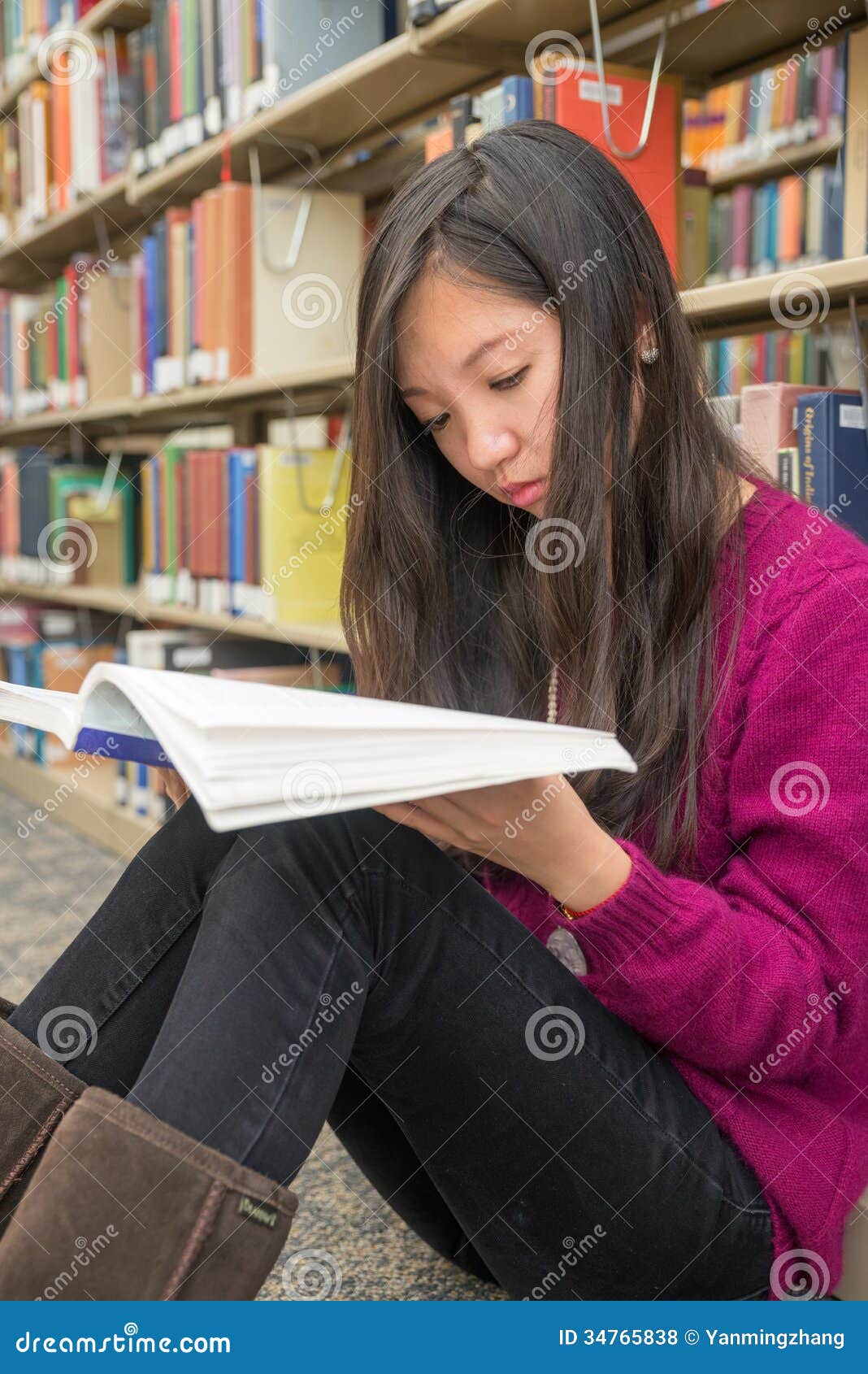 Woman in library stock photo. Image of colors, read, focus - 34765838