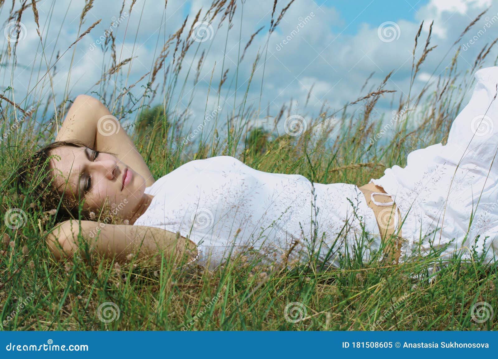 The Woman Lies On The Grass Stock Image Image Of Person Park 181508605