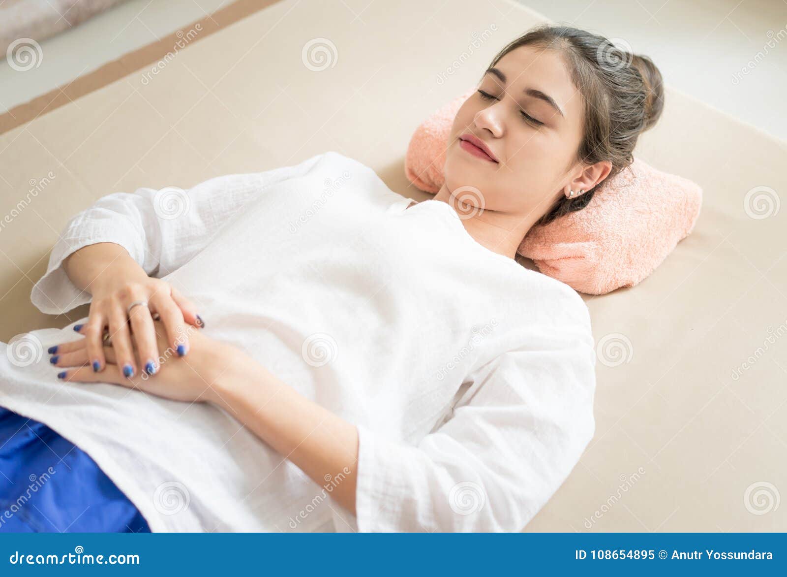 Woman in Light Clothing Waiting Waiting To Be Massage in Spa Stock ... Woman in Light Clothing Waiting Waiting To Be Massage in Spa Stock ...