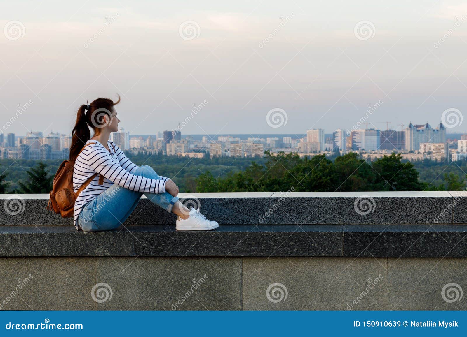 The woman look at the city stock image. Image of city - 150910639