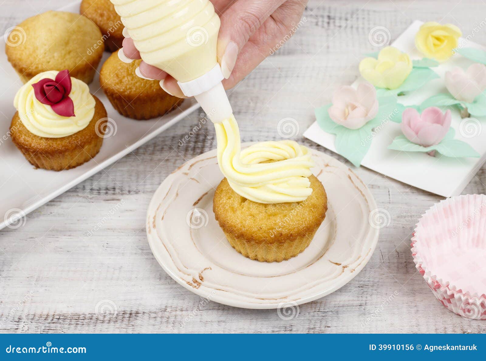 Woman making cupcakes stock photo. Image of home, icing - 39910156