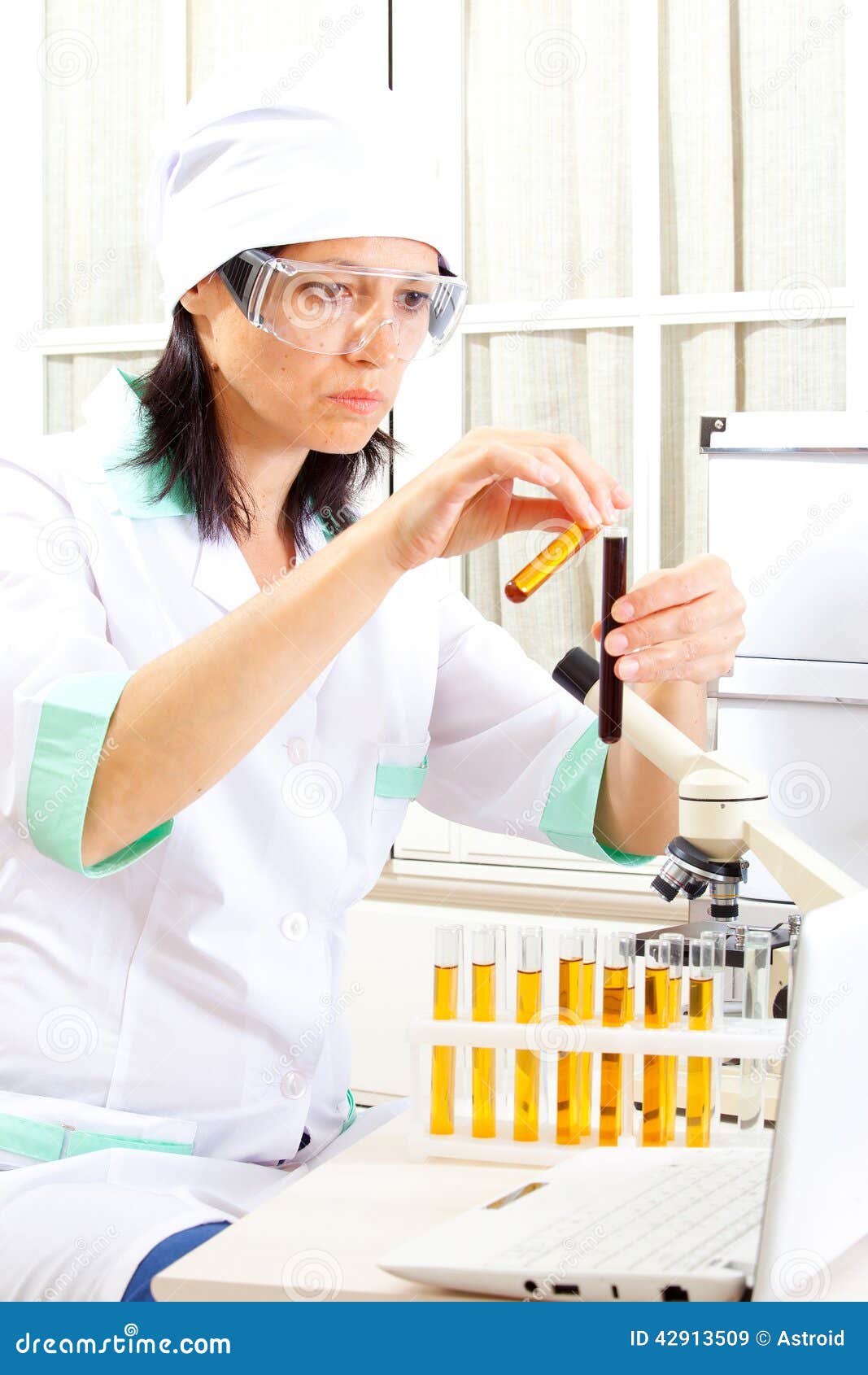 Woman medic mix solutions stock image. Image of equipment - 42913509