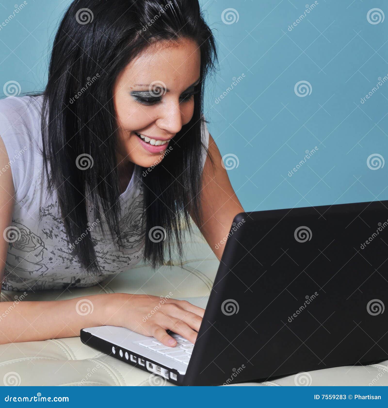 Woman Messaging on Wireless Laptop Stock Image - Image of sofa, laptop ...