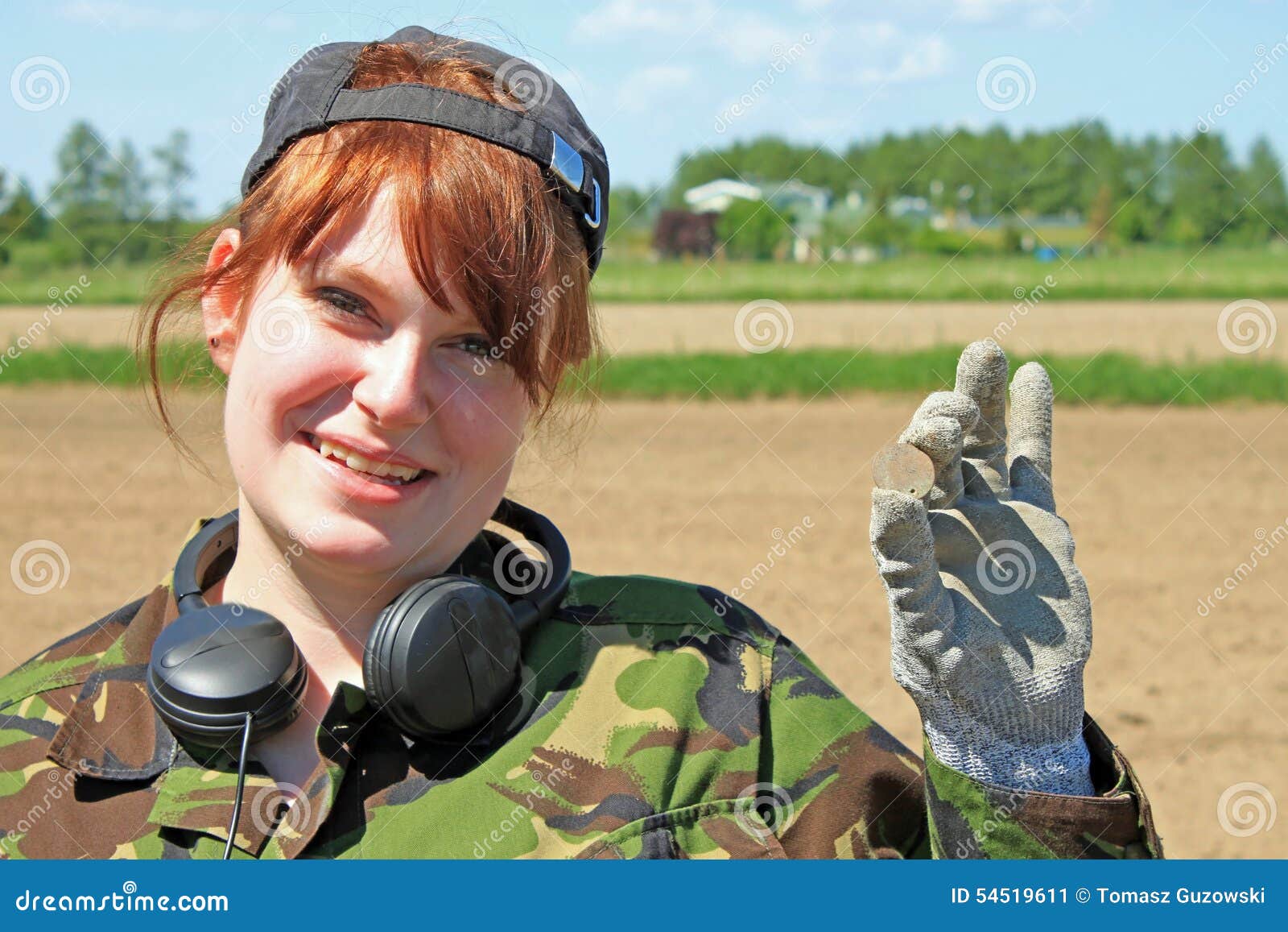 Woman with metal detector stock image. Image of history - 54519611