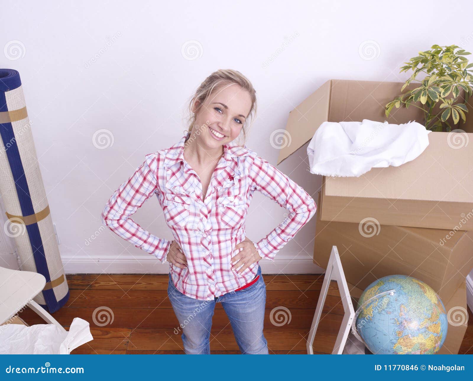 Woman moving in stock photo. Image of belongings, organise - 11770846
