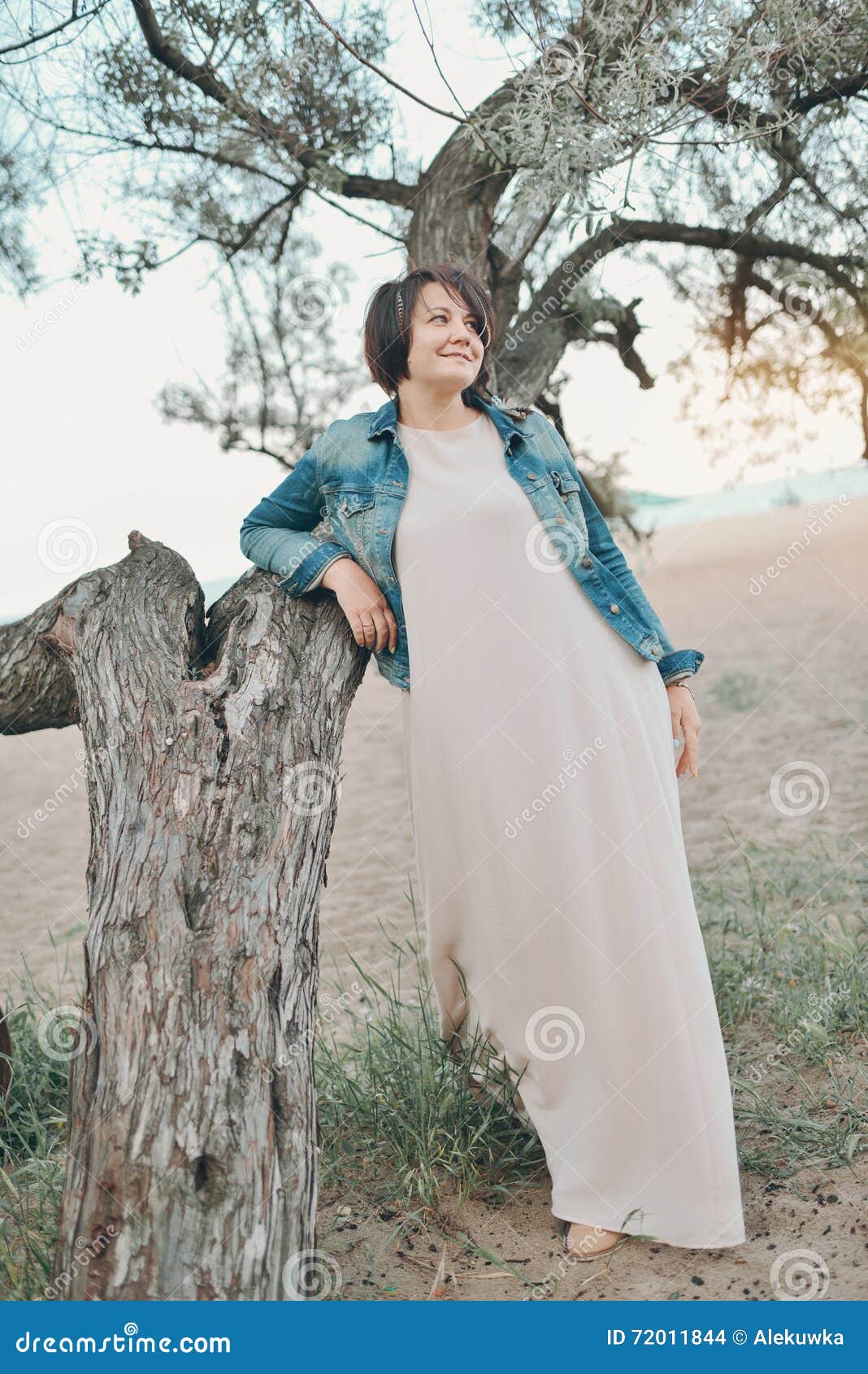Woman at the old tree stock photo. Image of enjoying - 72011844