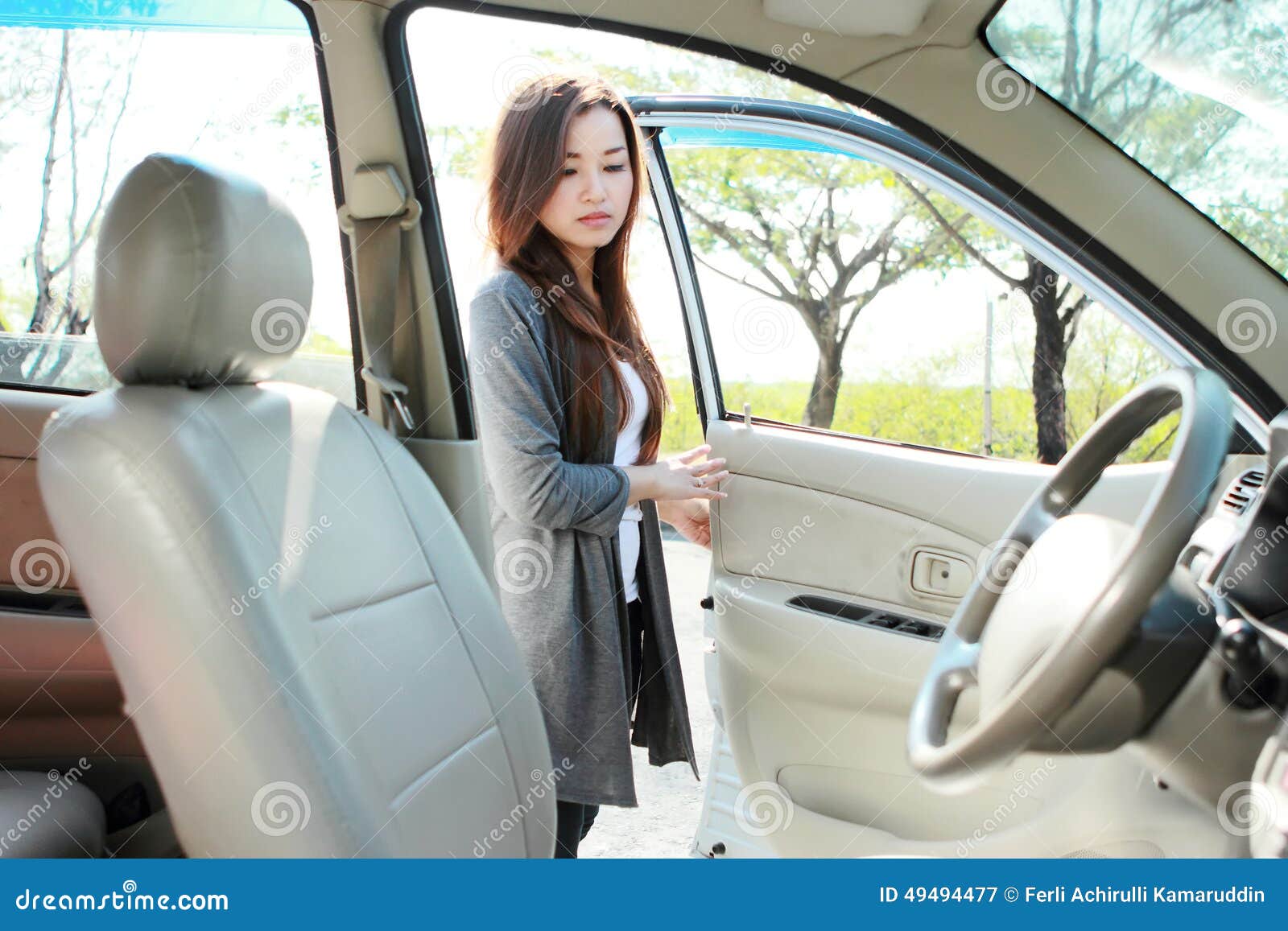 Woman open the car door stock image. Image of beautiful - 49494477