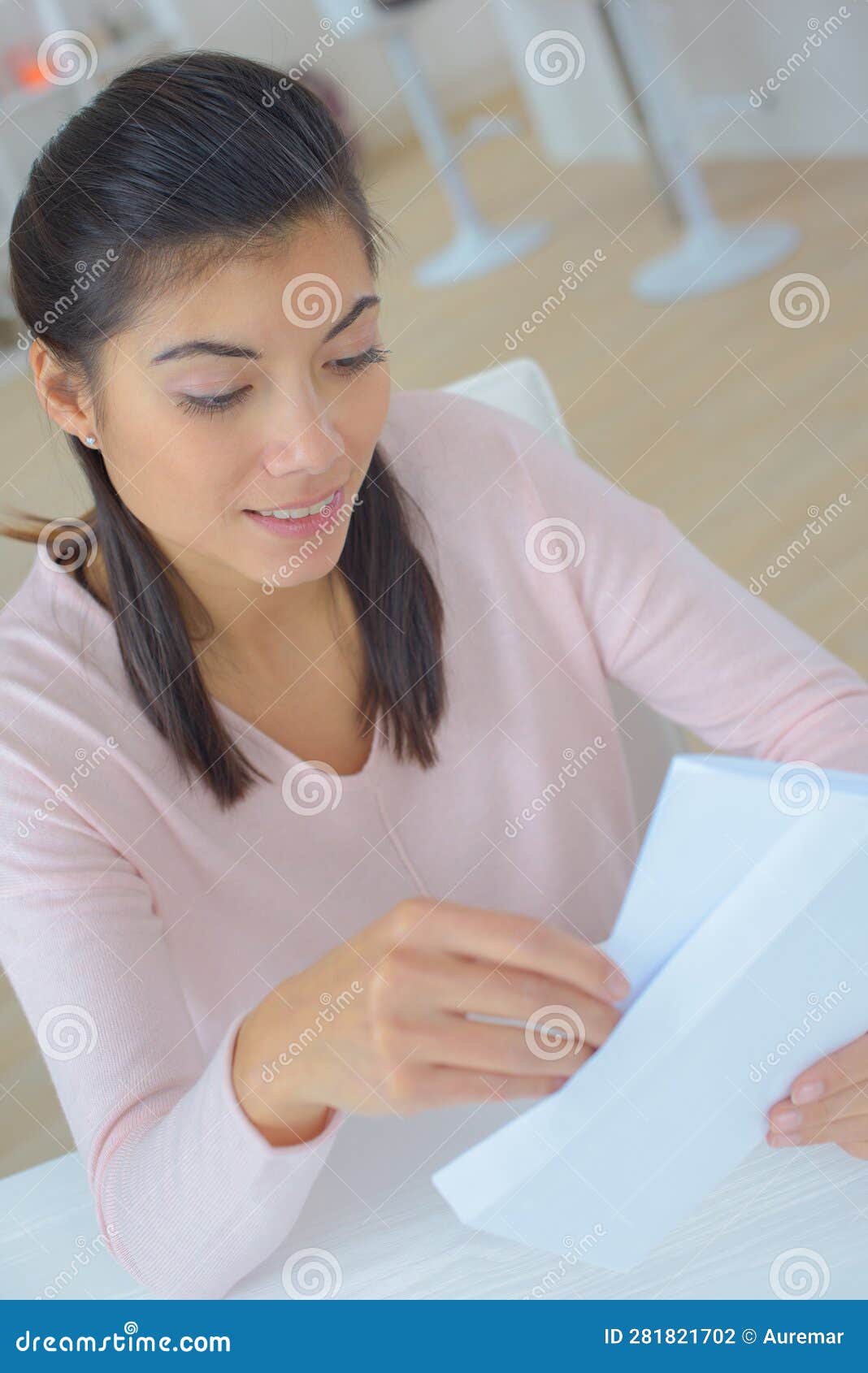 Woman opening letter stock photo. Image of smile, opportunity - 281821702