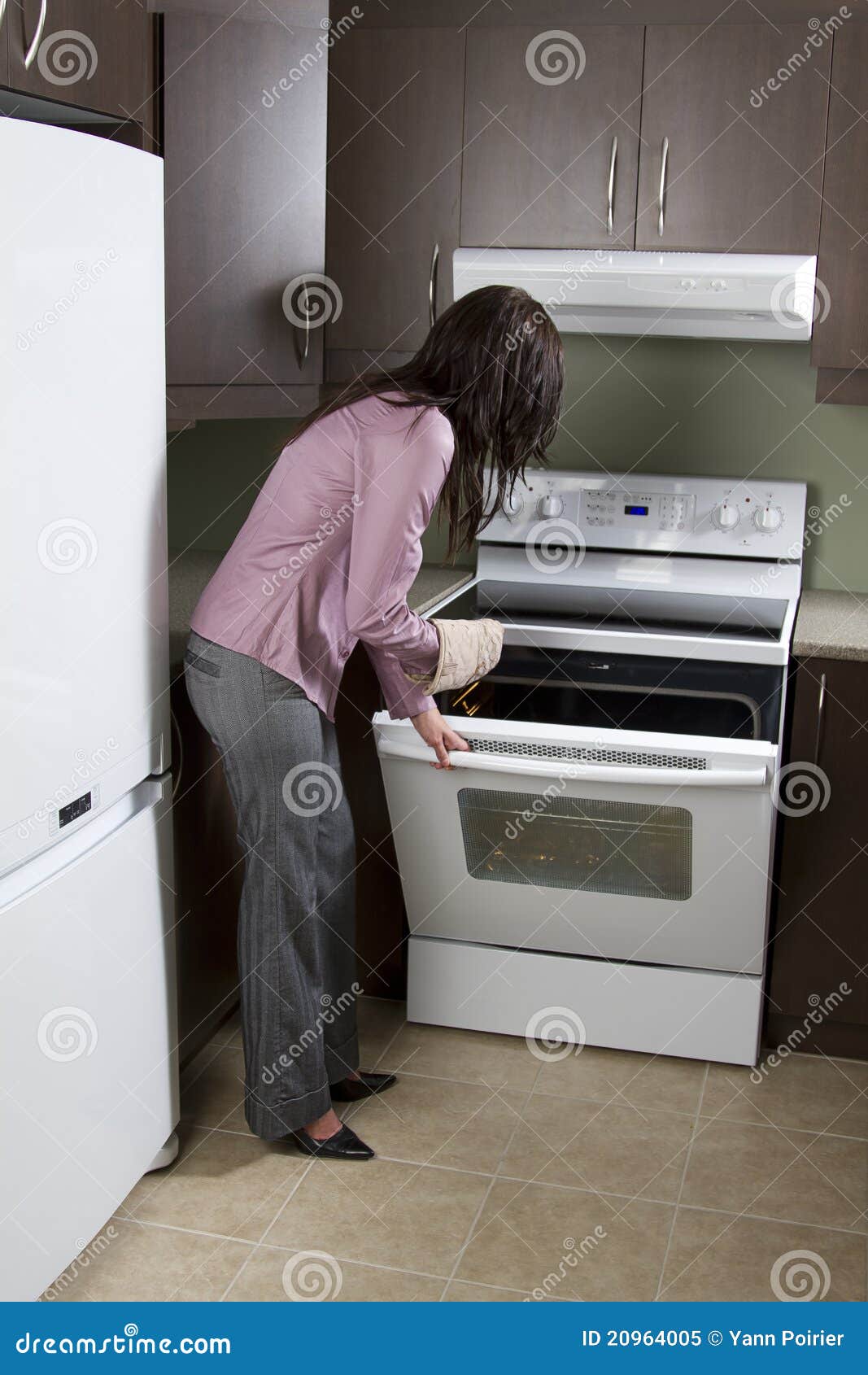 Woman opening oven stock image. Image of fresh, healthy - 20964005