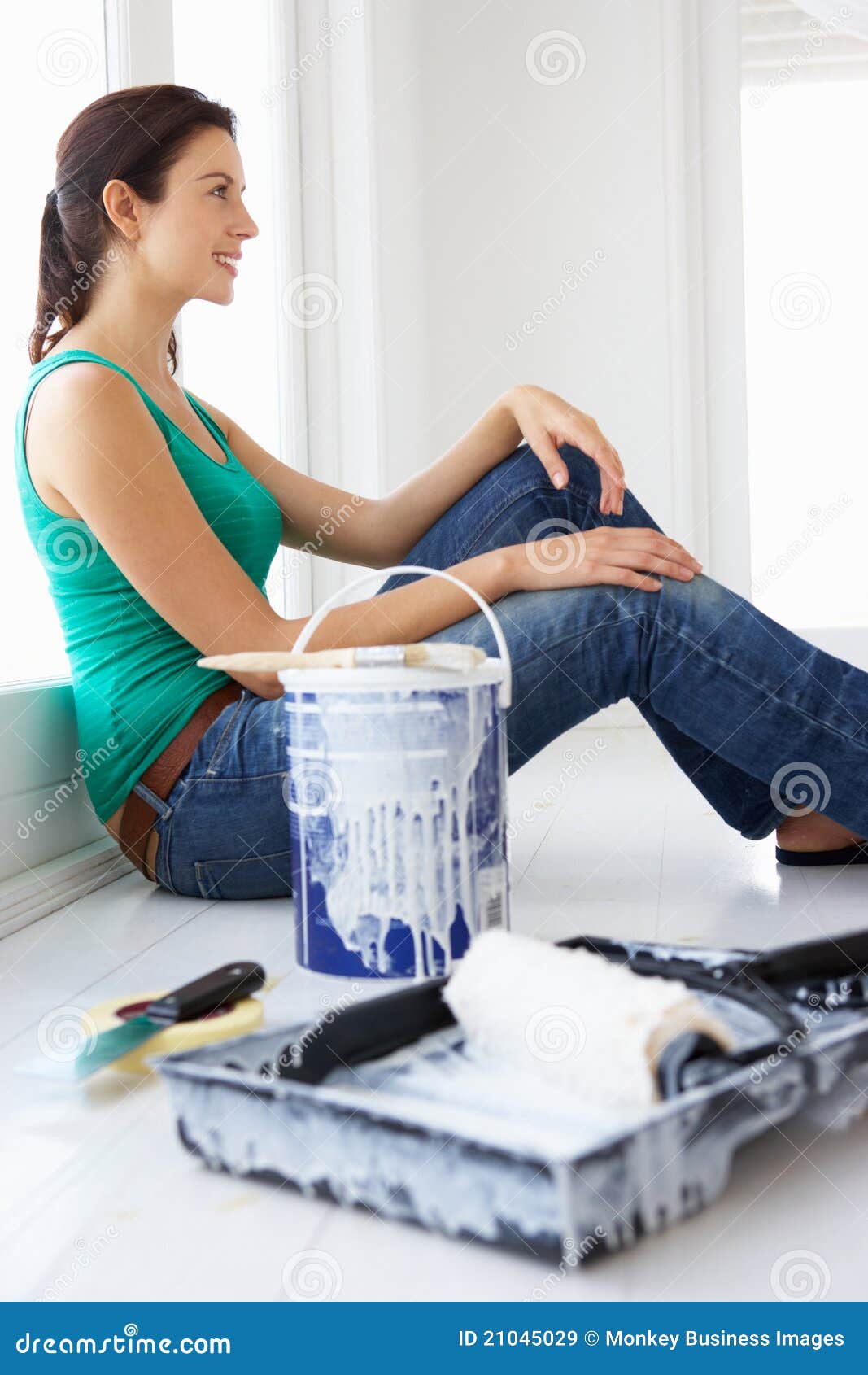 Woman painting house stock image. Image of renovation - 21045029