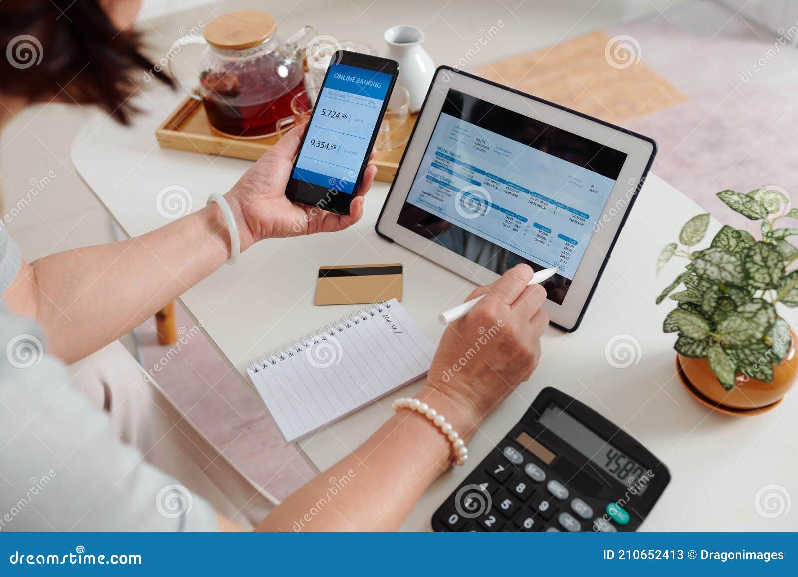 737 Utility Bill Computer Stock Photos - Free & Royalty-Free Stock ...