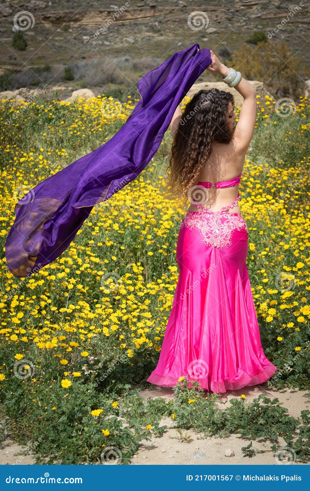 Woman Performing Belly Oriental Dancing Wearing Coloured Costume Dancing Outdoors Stock Image