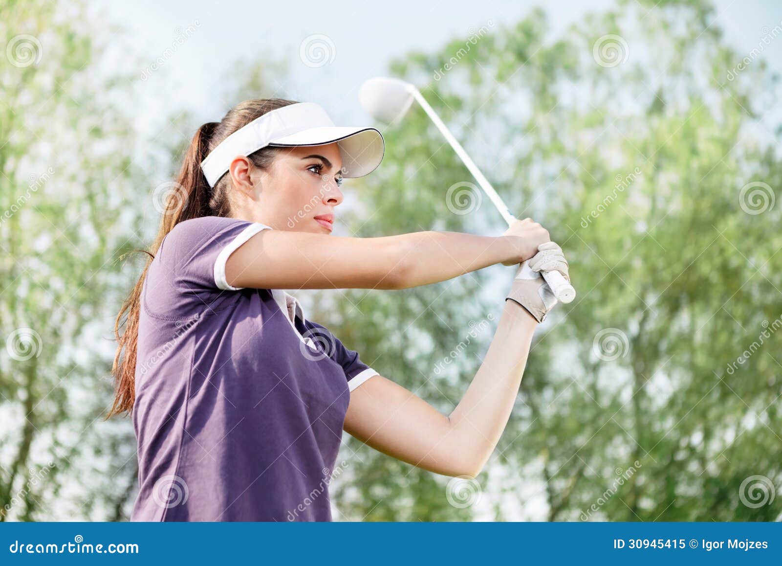 Woman playing golf stock image. Image of champion, ball - 30945415