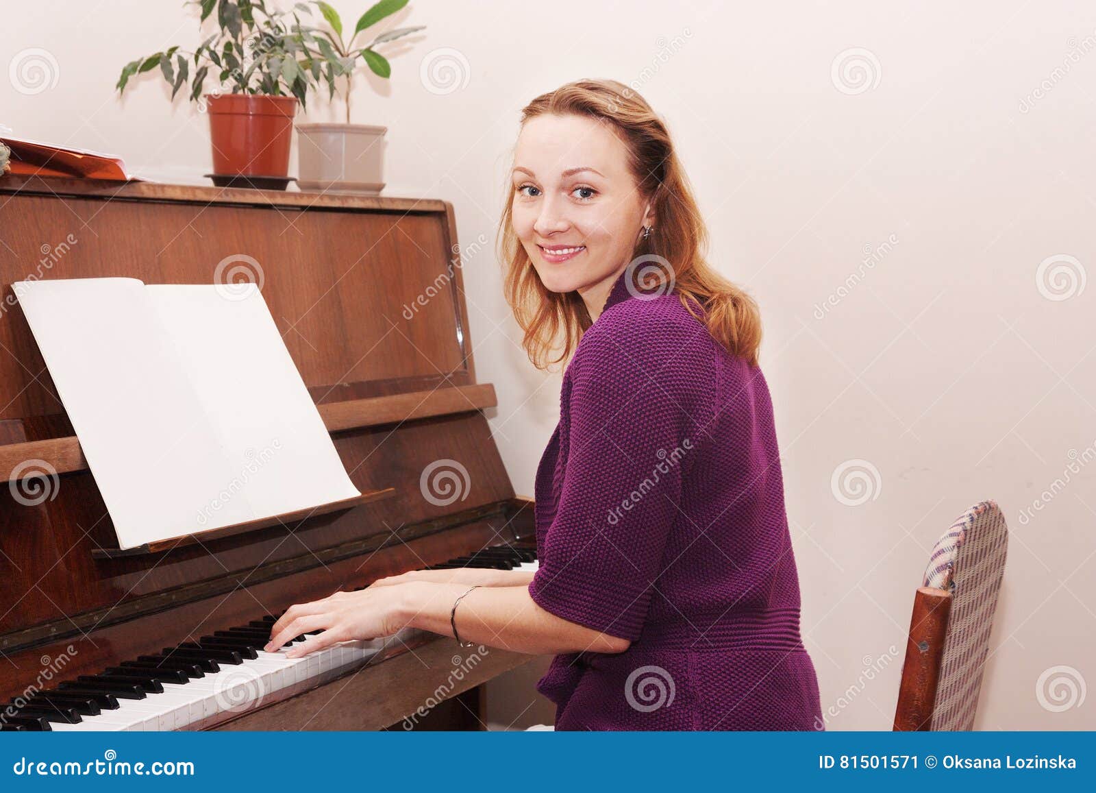 Woman playing the piano stock image. Image of learn, musician - 81501571
