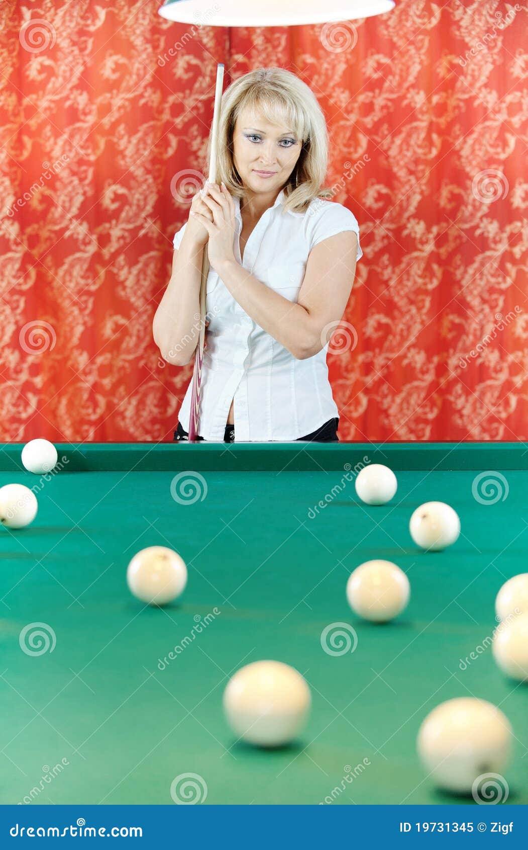 Woman plays billiards stock image. Image of lady, balls - 19731345