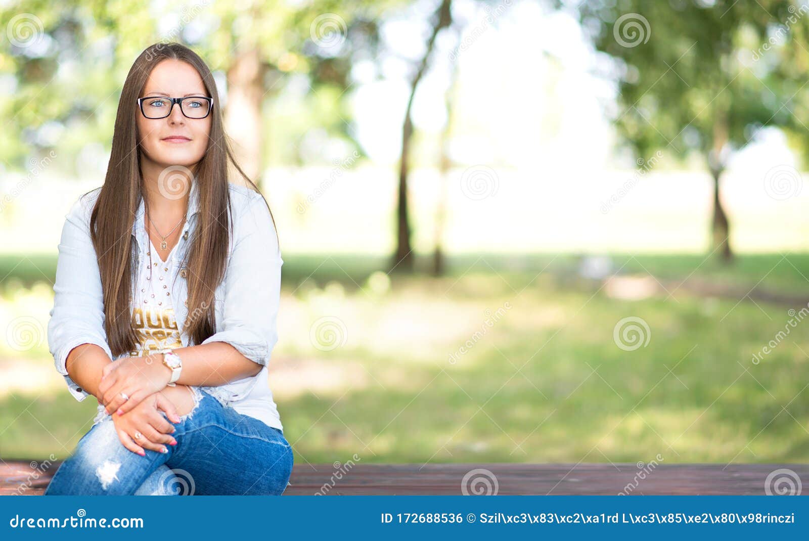 Woman Portrait Sitted on Bench Stock Photo - Image of banch, face ...