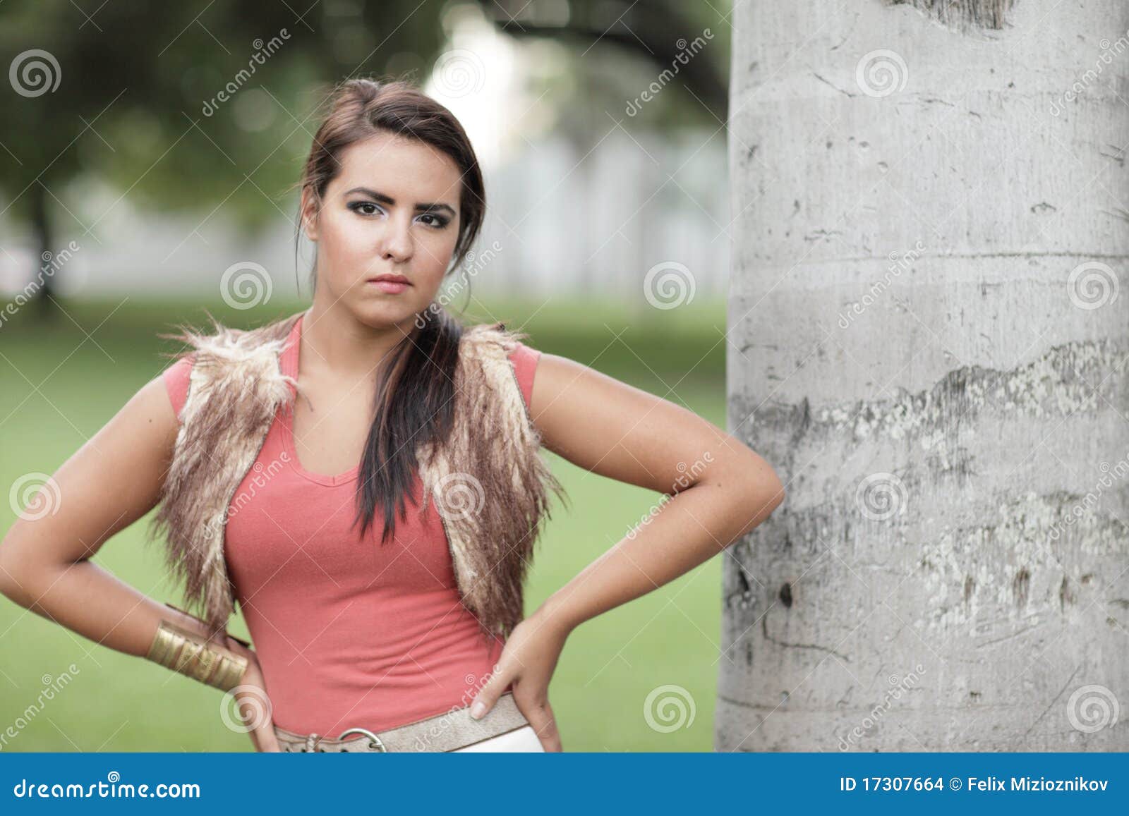 Woman Posing Next To a Tree Stock Photo - Image of glamor, park: 17307664