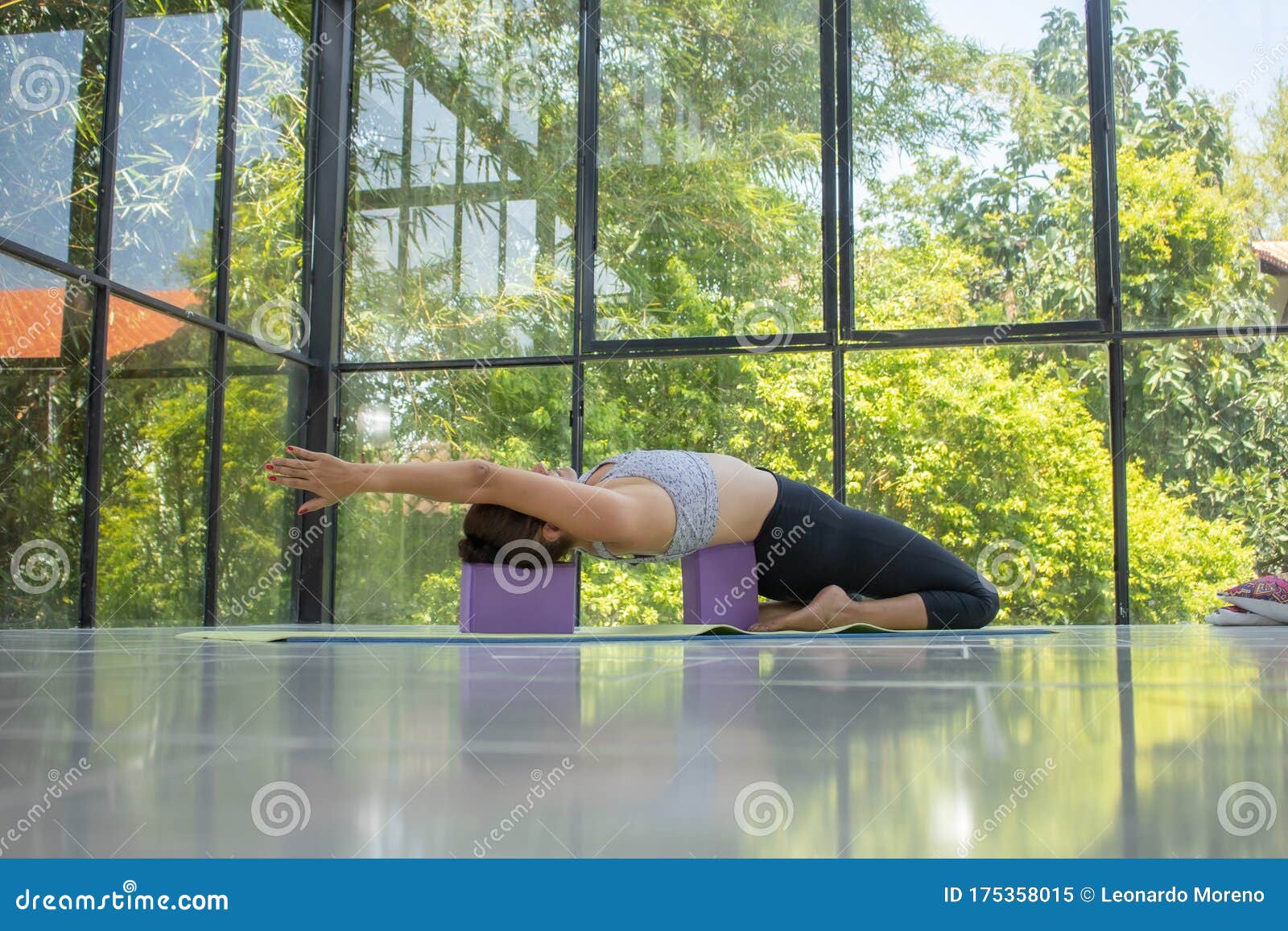 Practice yoga diamond pose stock image. Image of activity - 175358015