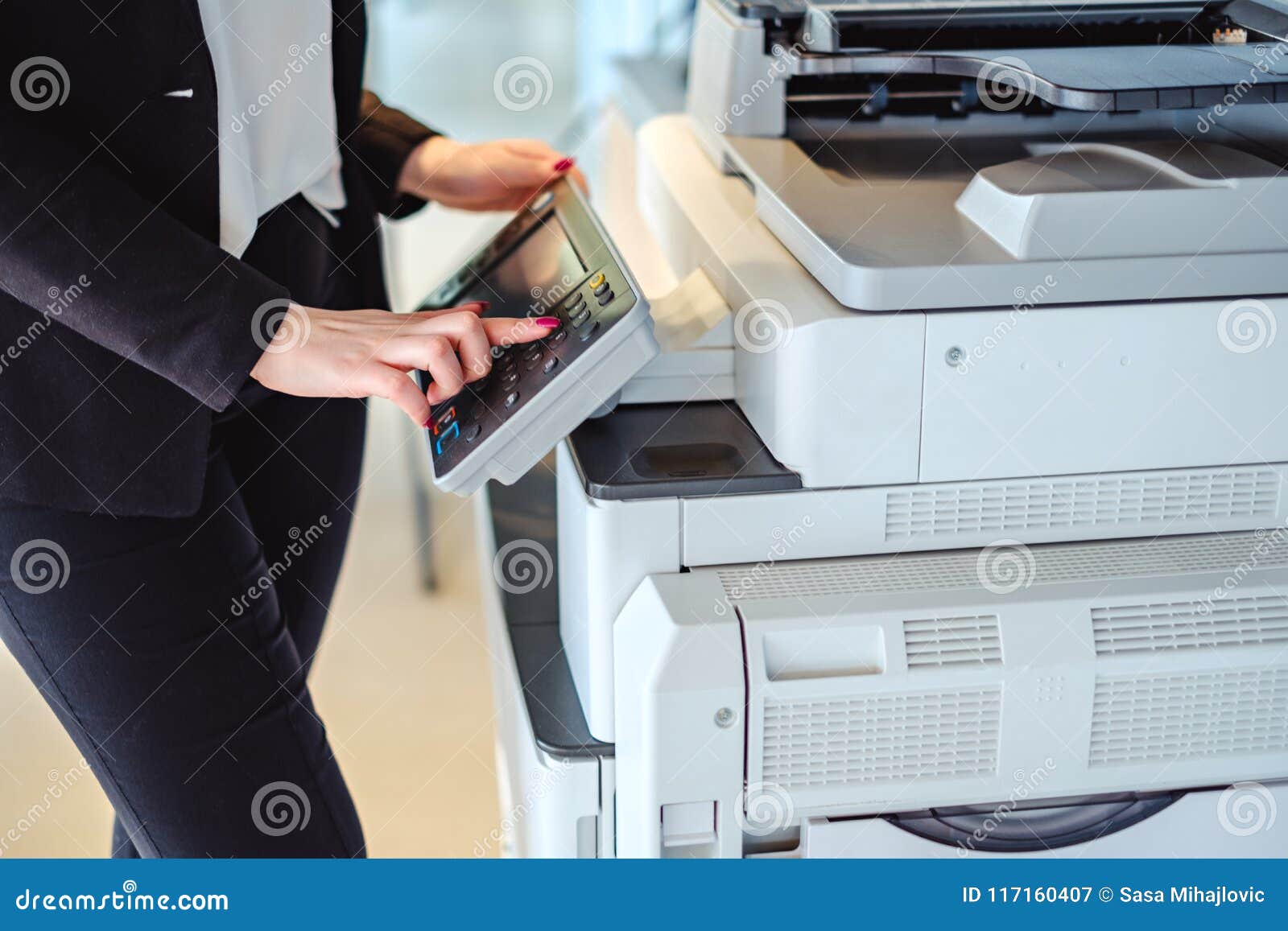 Woman Hand Pressing Start Button Printer Stock Photos - Free & Royalty ...
