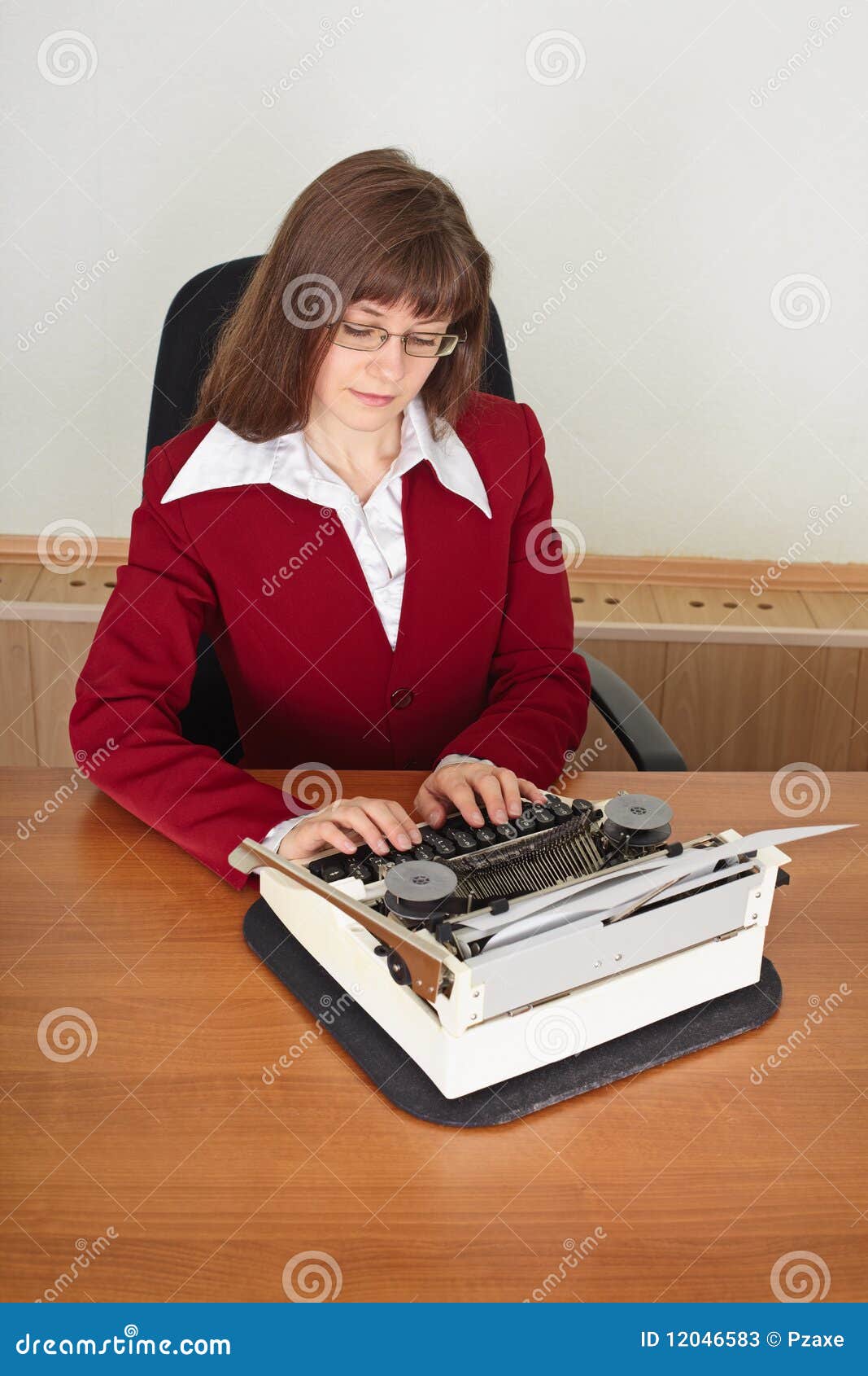Woman Prints on an Ancient Typewriter Stock Image - Image of beautiful ...
