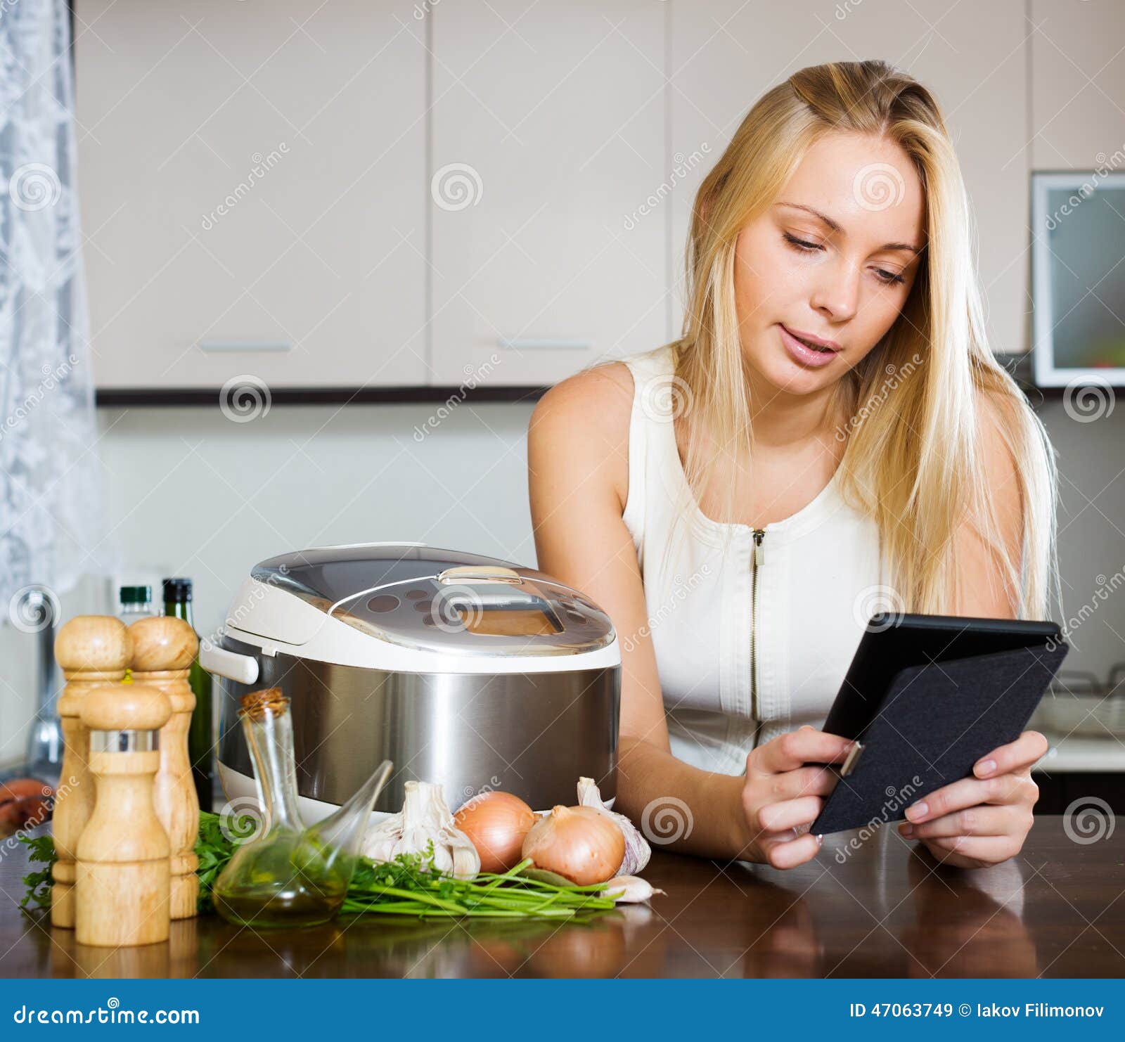 1,376 Woman Reading Ereader Stock Photos - Free & Royalty-Free Stock ...