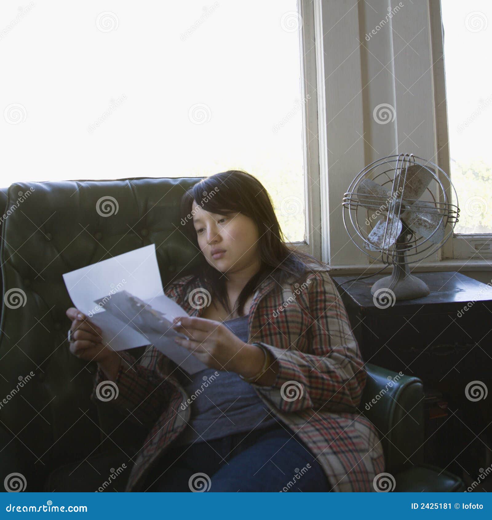 Woman reading letter. stock image. Image of read, note - 2425181