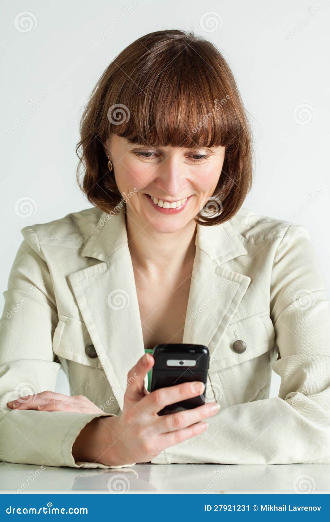 Woman reading message stock image. Image of sitting, alone - 27921231