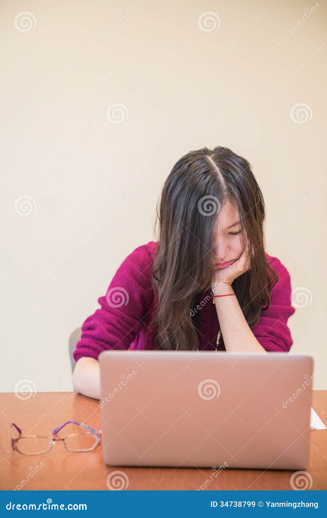 Woman reading stock image. Image of hair, computer, portrait - 34738799