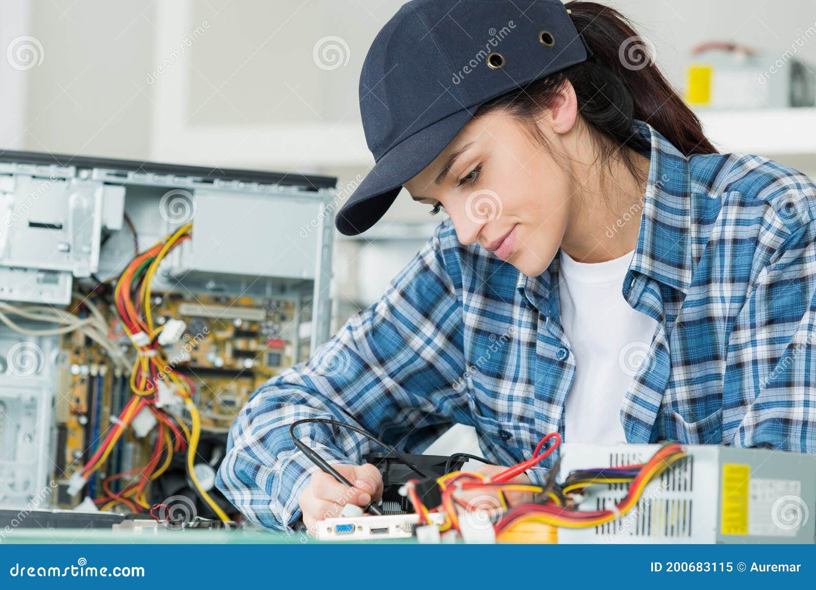 645 Computer Upgrade Woman Stock Photos - Free & Royalty-Free Stock ...