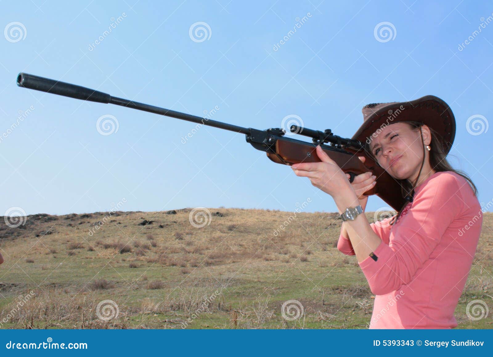 The Woman with rifle stock image. Image of skin, rifle - 5393343