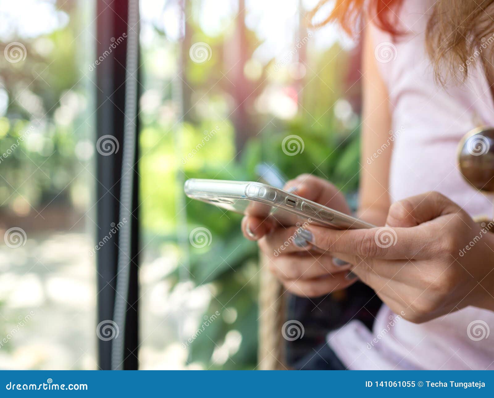 Woman`s Hand Using Smartphone Stock Image - Image of outside, holding ...