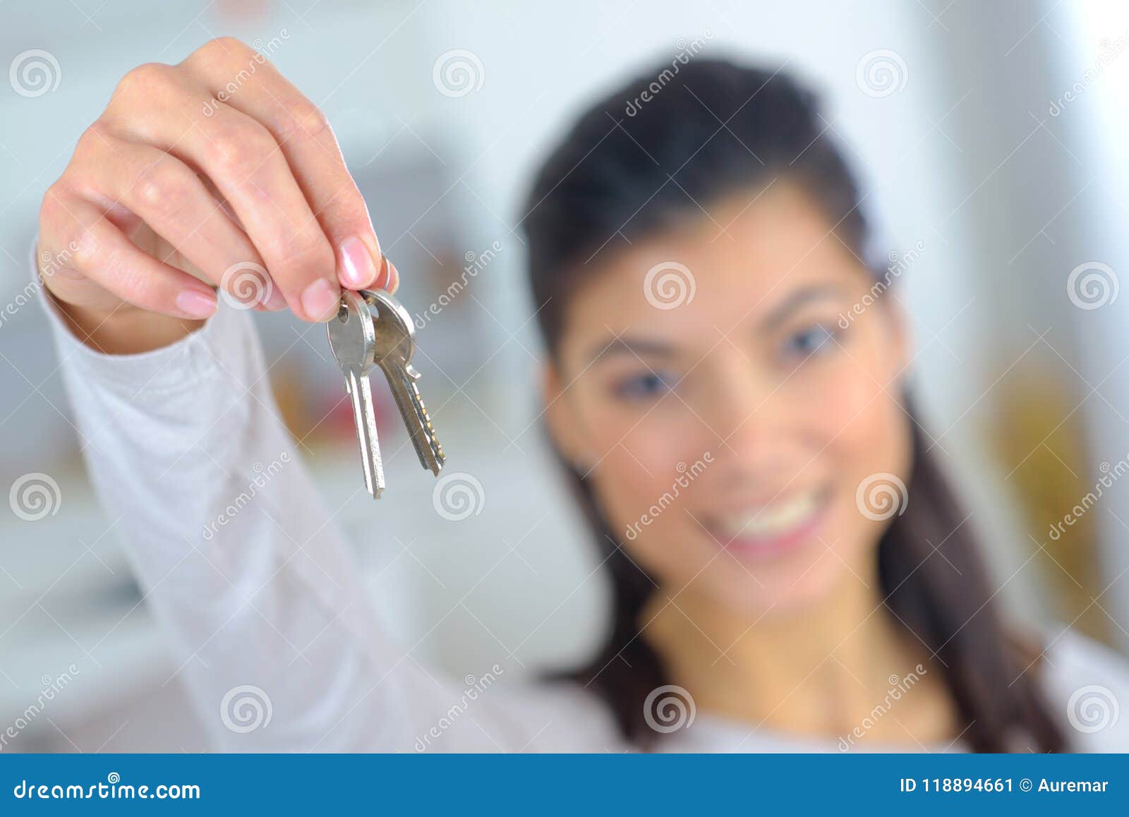 Woman showing the keys stock image. Image of copy, landholding - 118894661