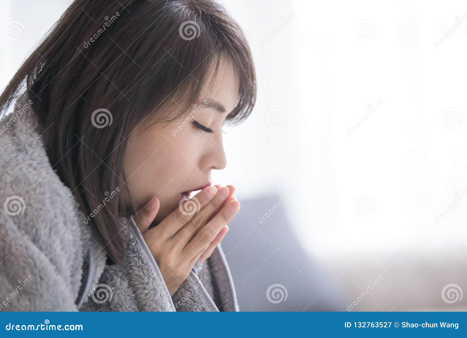 Woman sick and feel cold stock image. Image of asia - 132763527