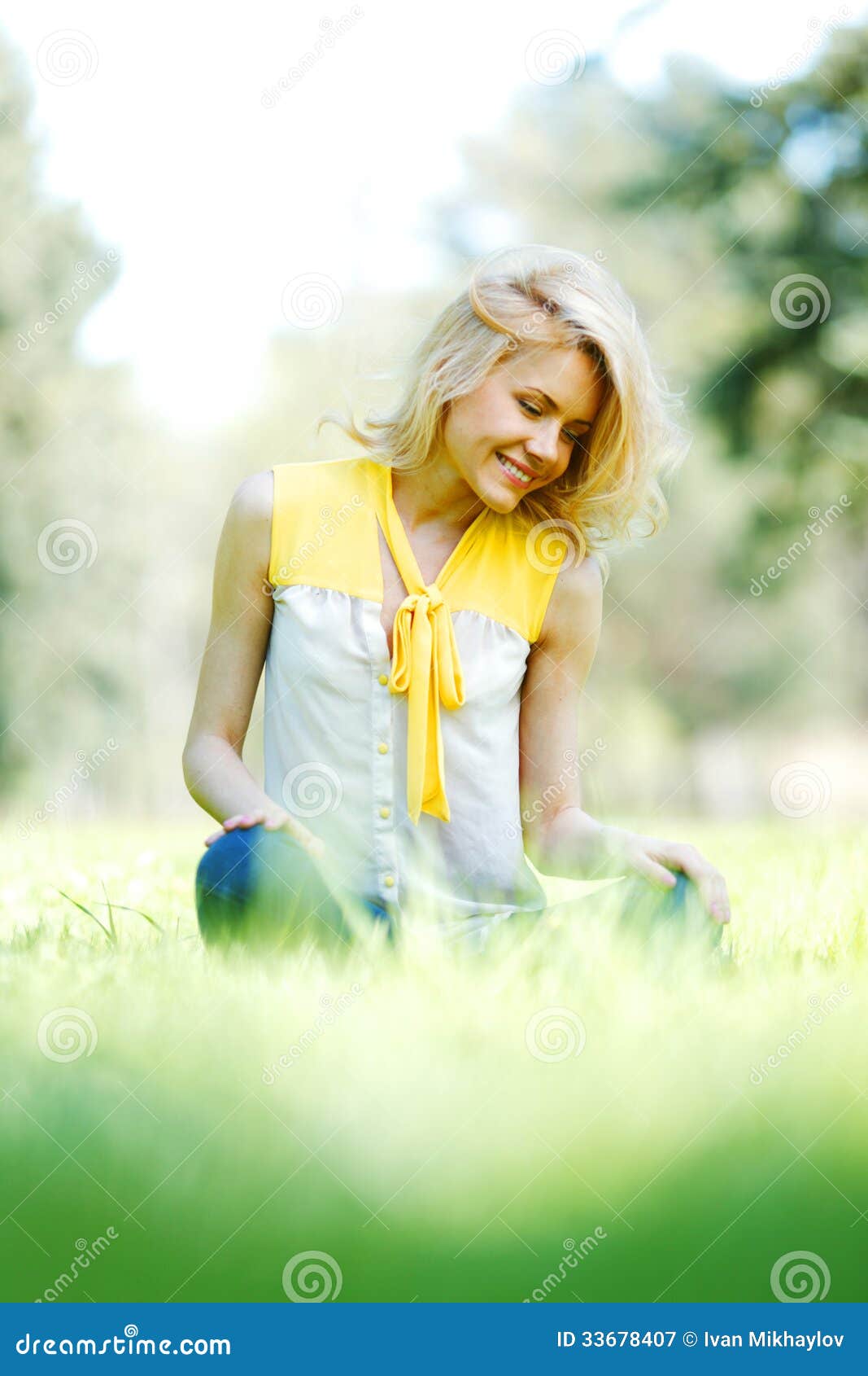 Woman Sitting On Grass Stock Image Image Of Fresh Spring 33678407