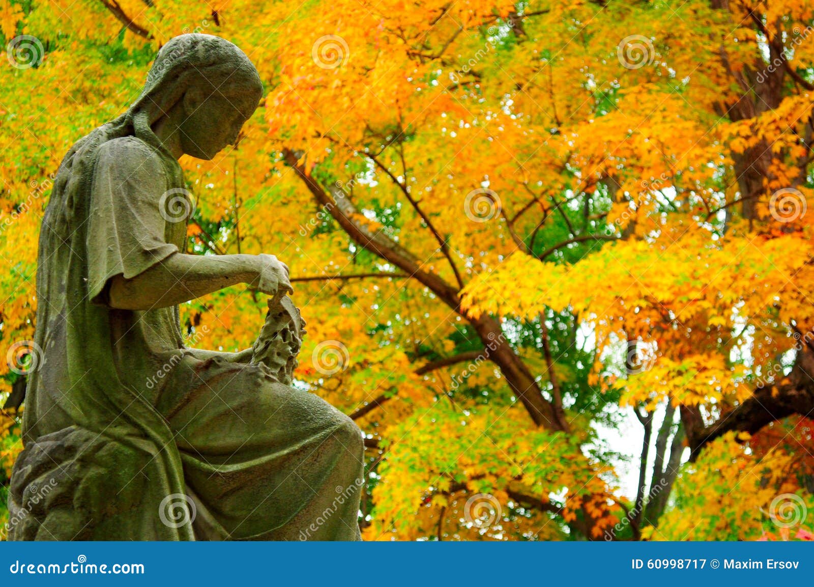 Woman Statue in Fall Leaves Stock Image - Image of autumn, gorgeous ...