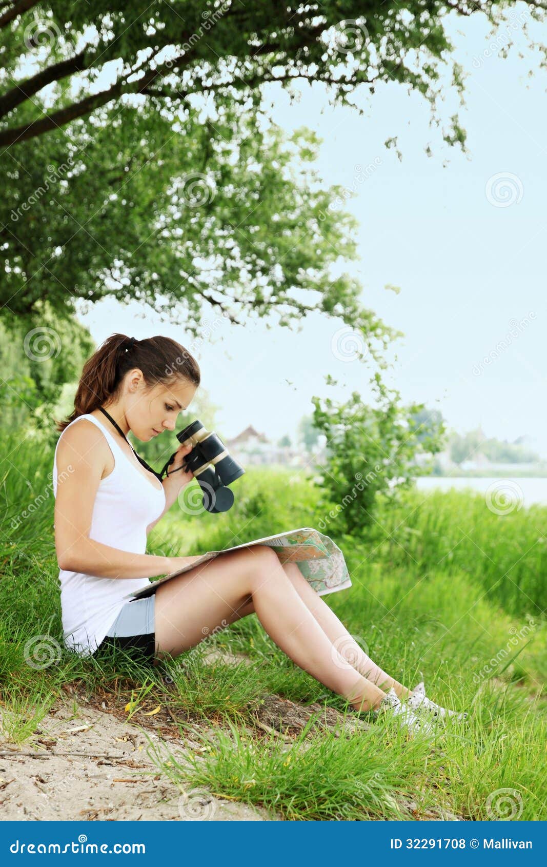 Woman studying a map stock photo. Image of nonurban, activity - 32291708