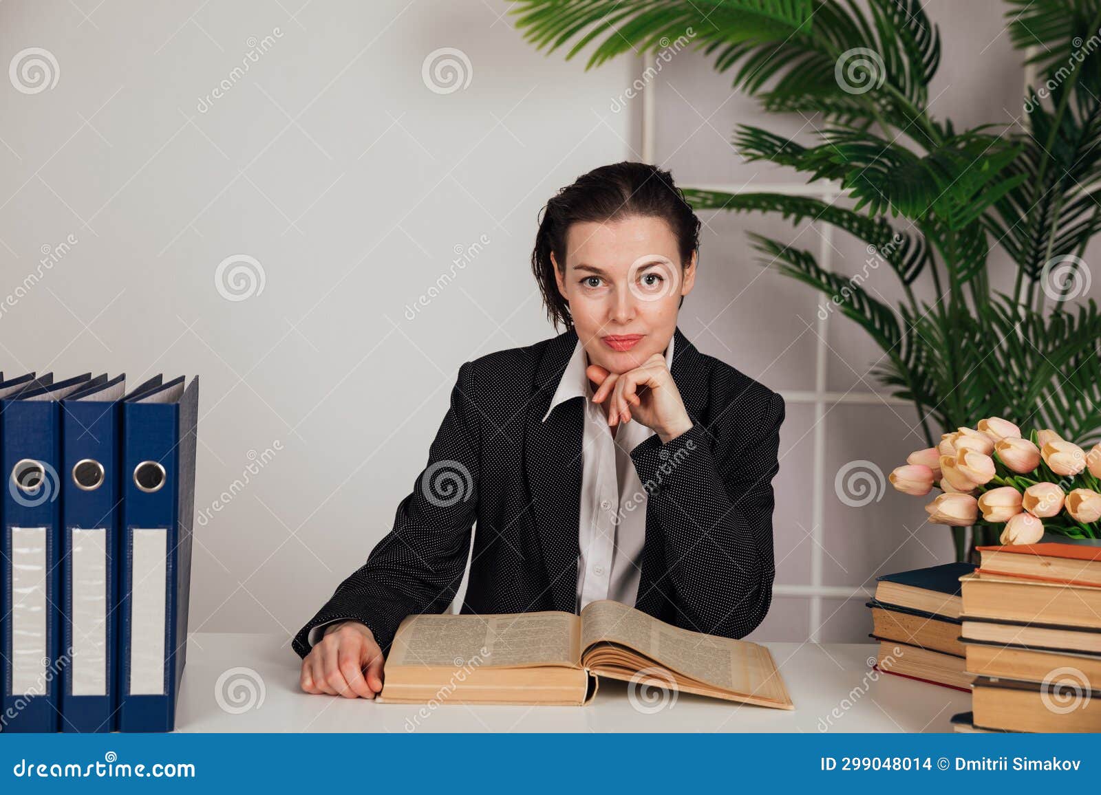 Business Woman in Suit at Desk in Office Stock Photo - Image of ...