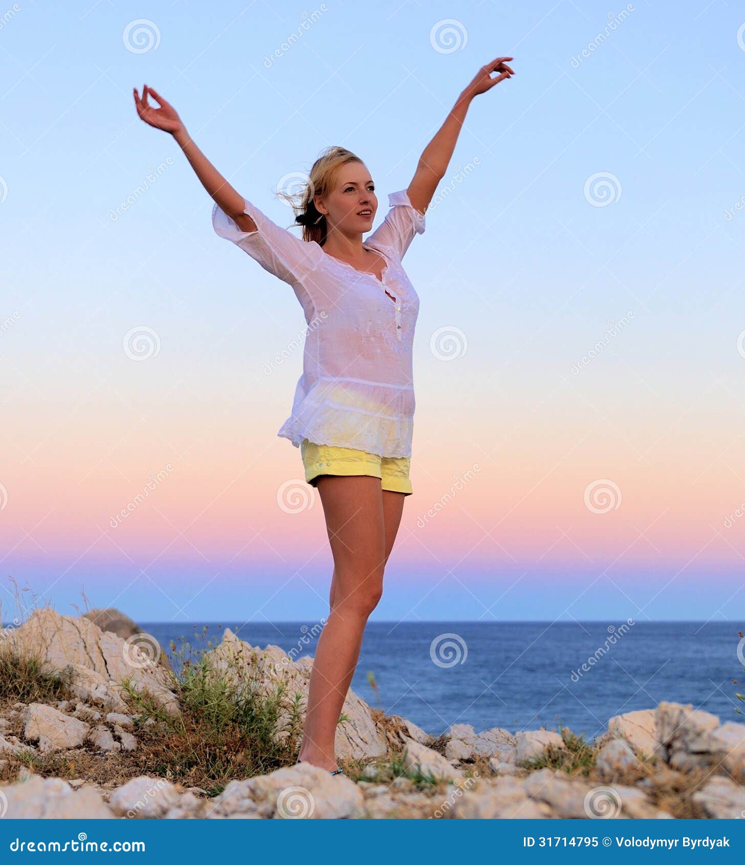 Woman in the sunset stock image. Image of ocean, silhouette - 31714795