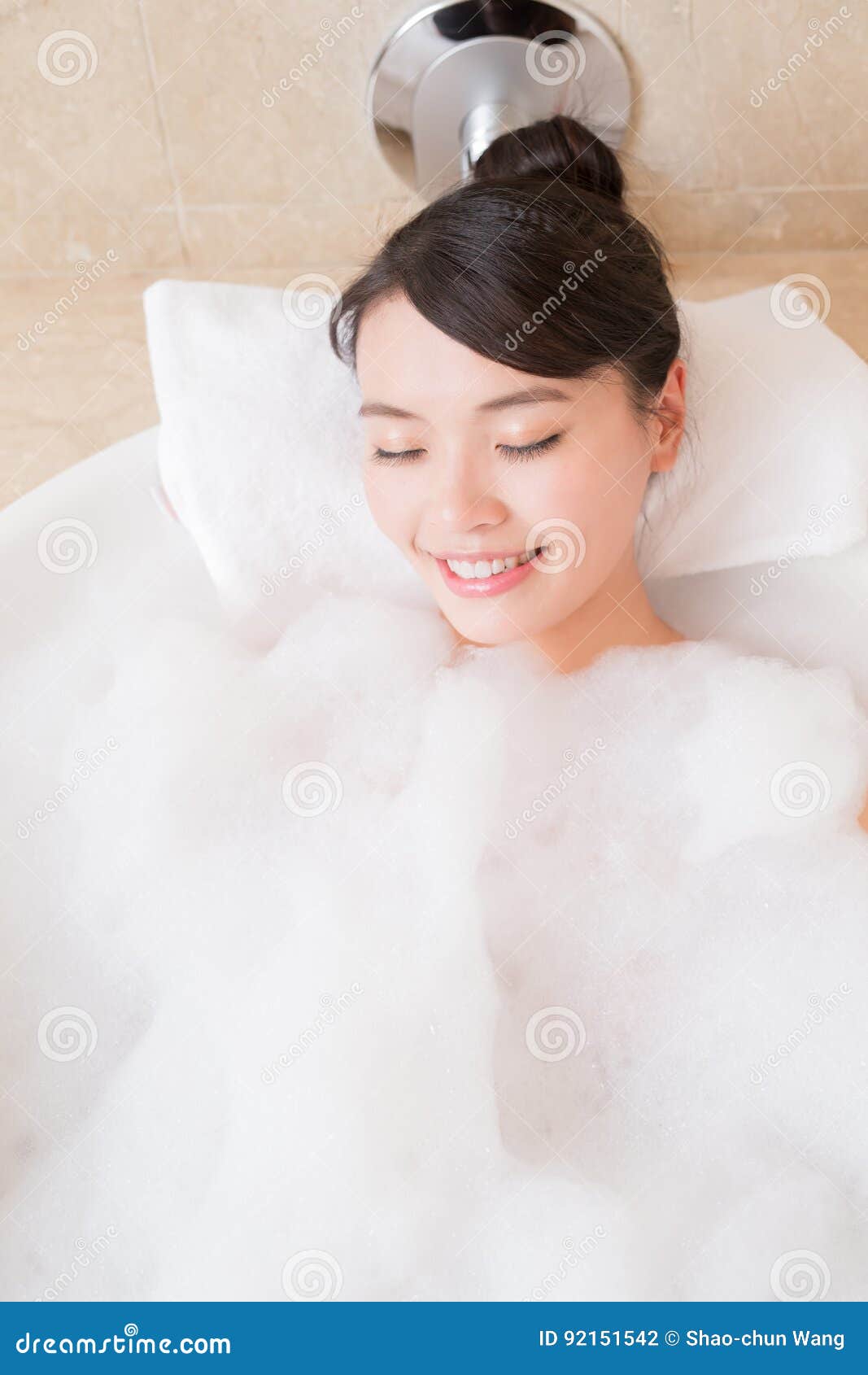 Woman take the bath stock photo. Image of enjoy, asia - 92151542