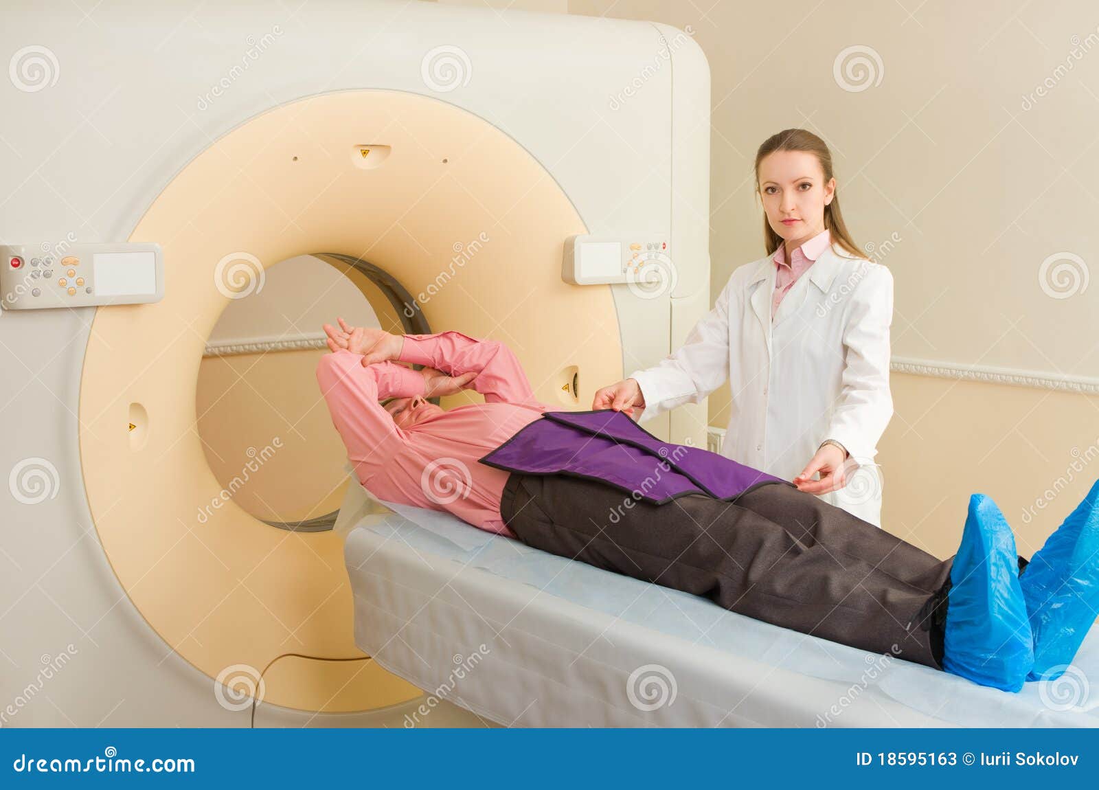 Woman Technologist Testing Patient Stock Image - Image of male, exam ...