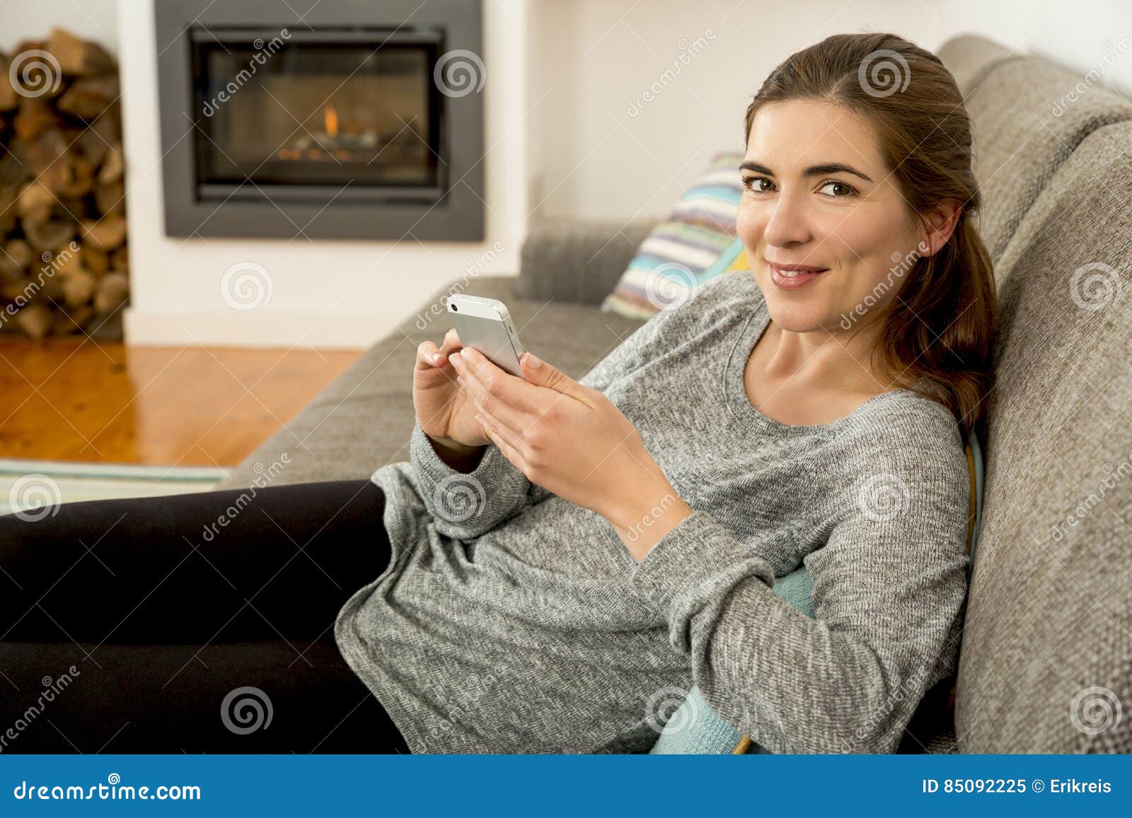 Woman texting stock image. Image of interior, message - 85092225